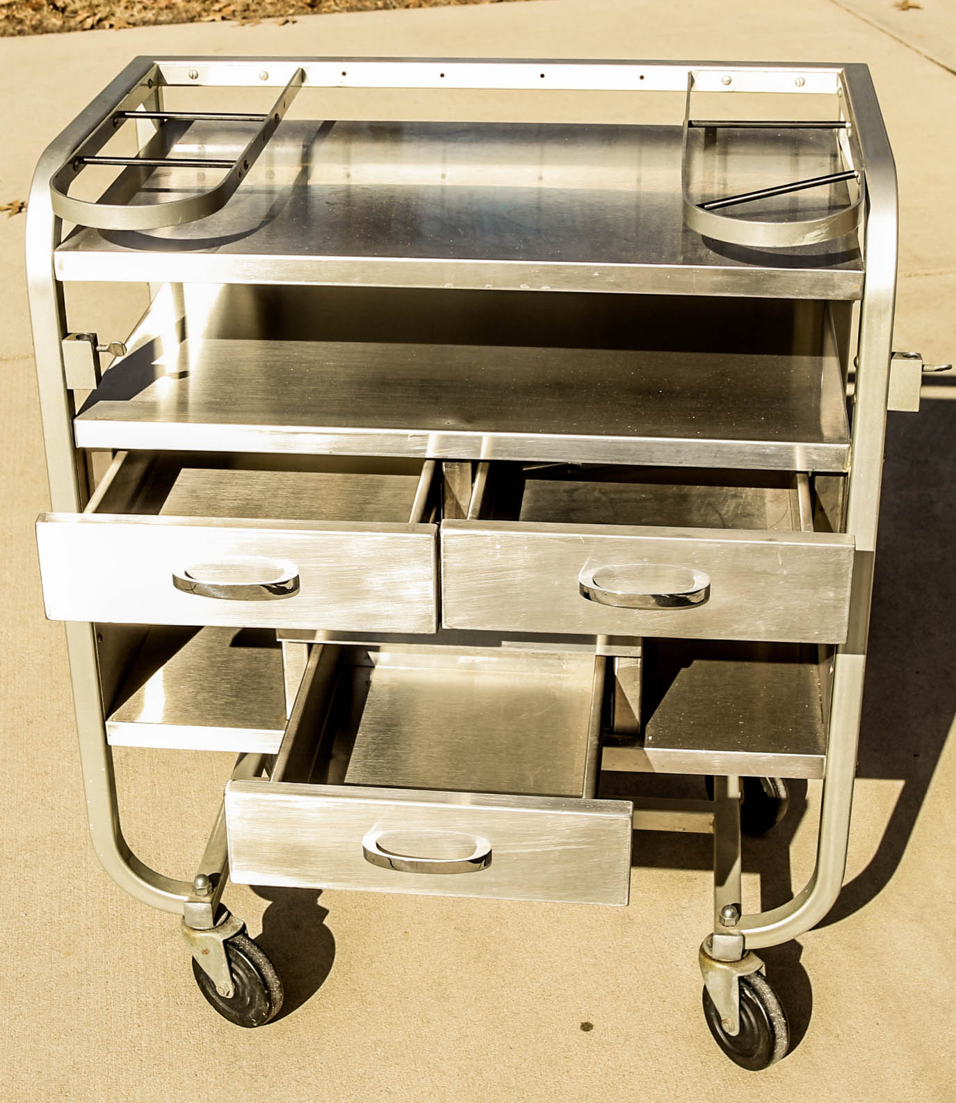 Rolling Medical Cart | EBTH