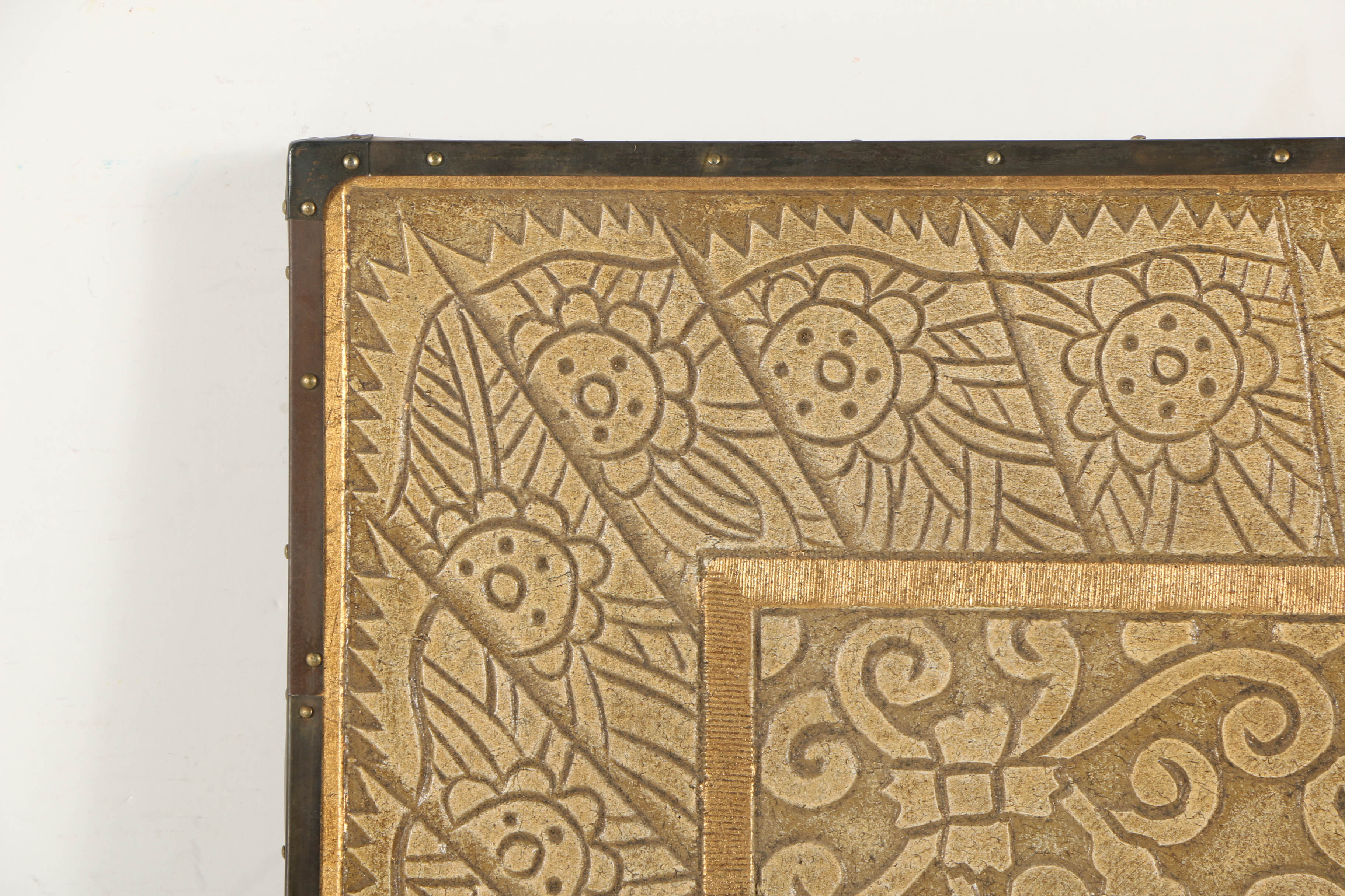 Engraved Resin Wall Decoration | EBTH