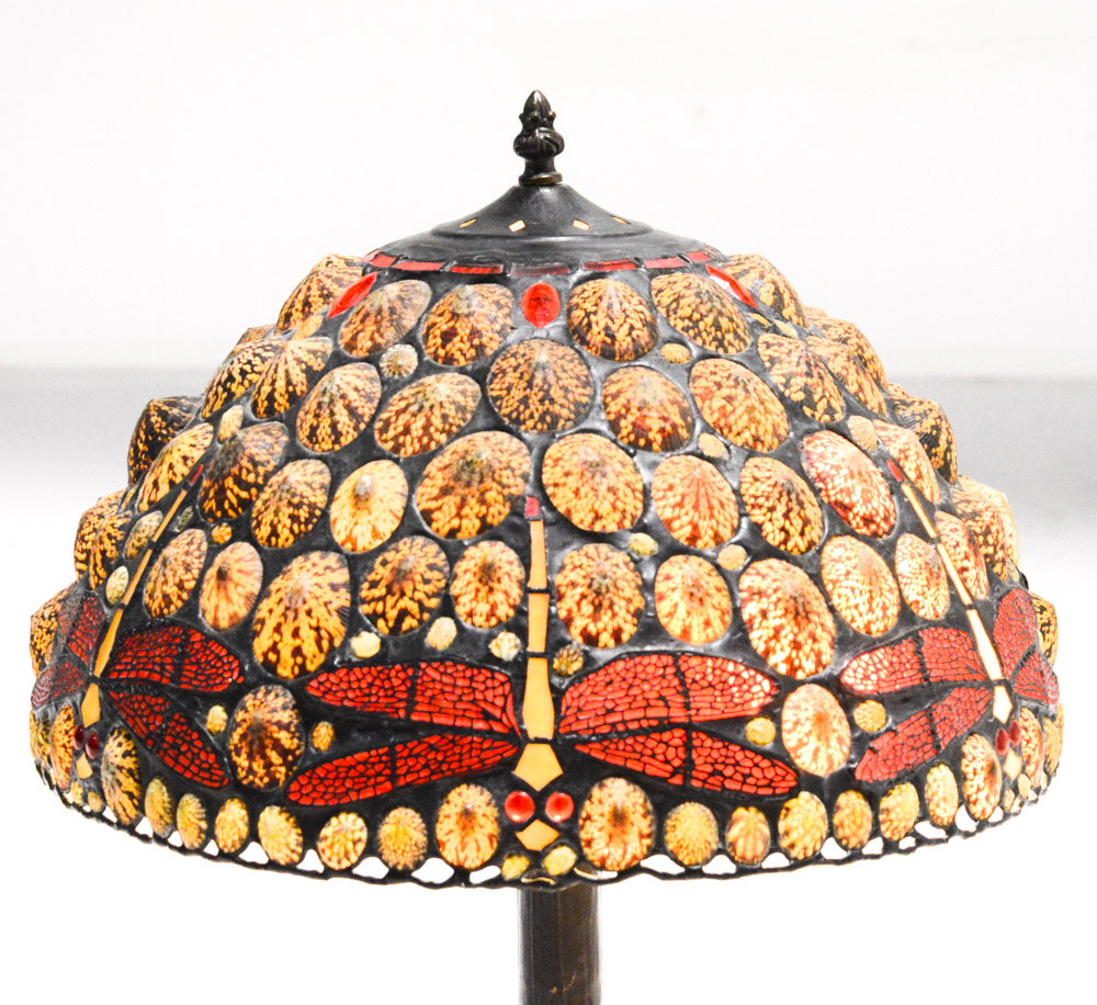 Richard Hoosin Dragonfly Motif and Shell Art Glass Table Lamp | EBTH