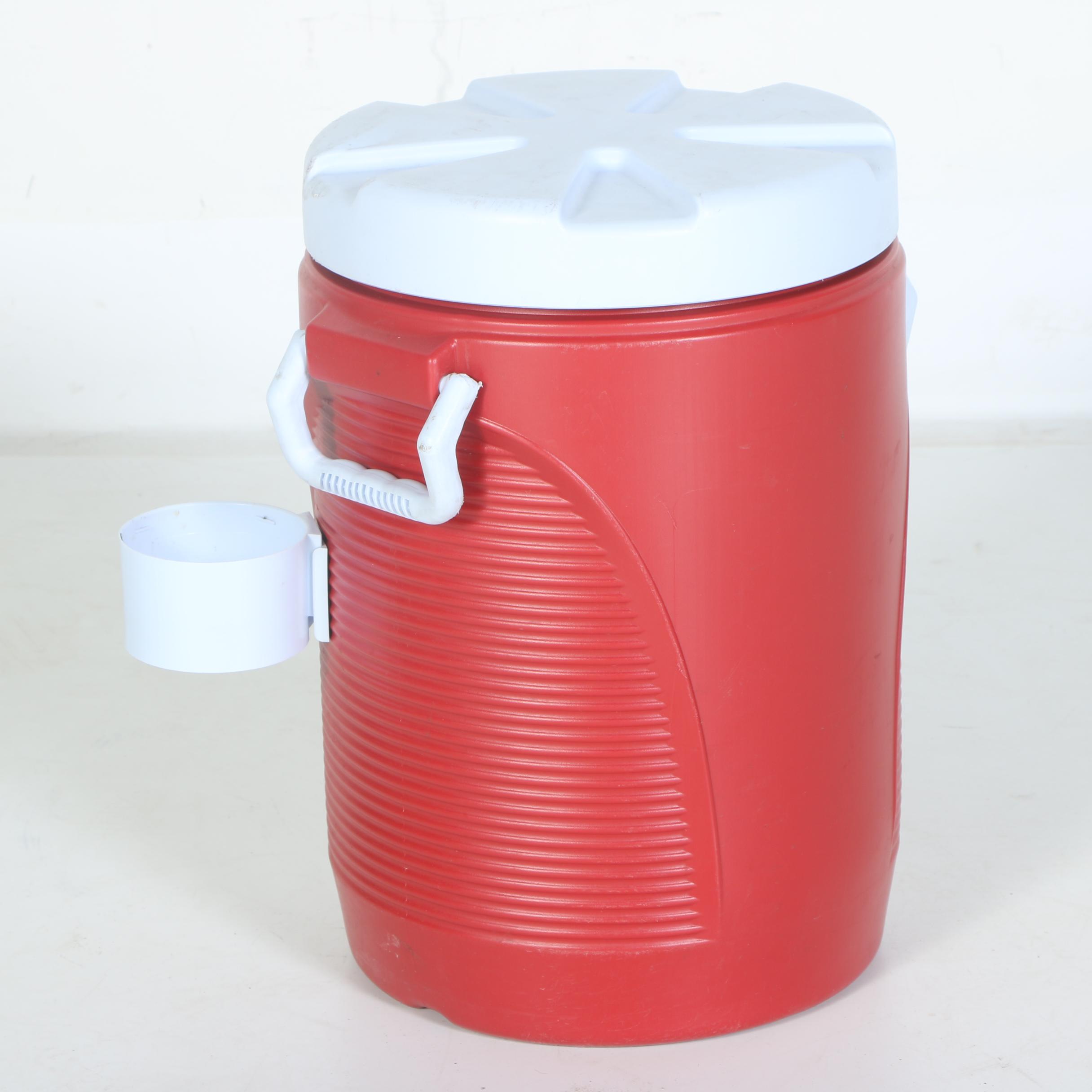 Rubbermaid 5 Gallon Water Coolers With Accessories | EBTH