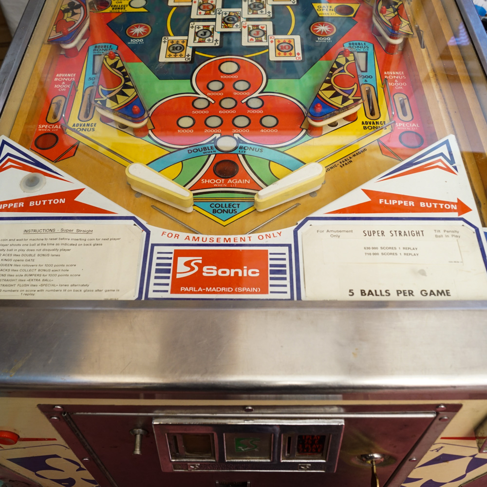 Sonic "Super Straight" Pinball Machine | EBTH
