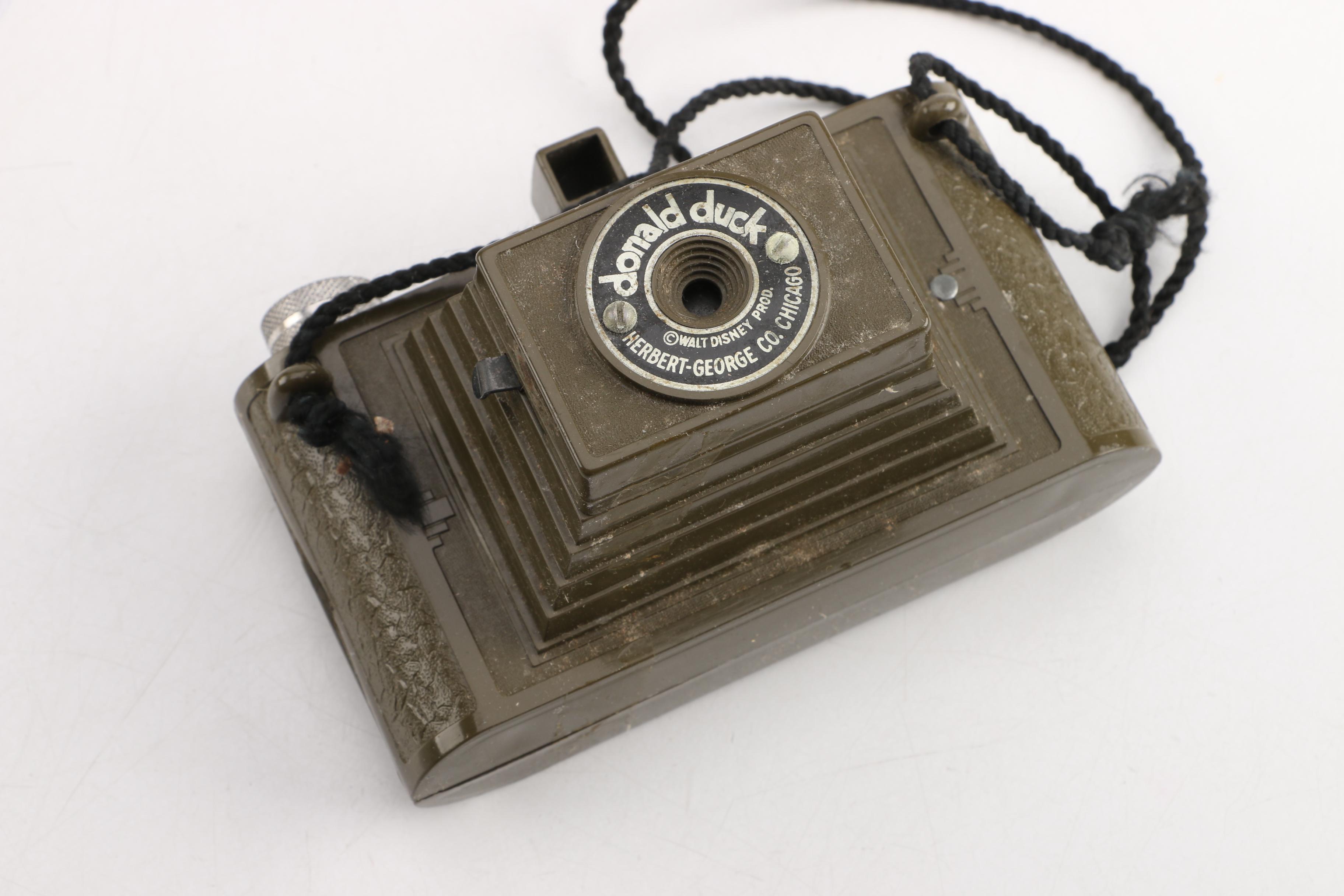 Vintage Donald Duck Camera In Original Box | EBTH