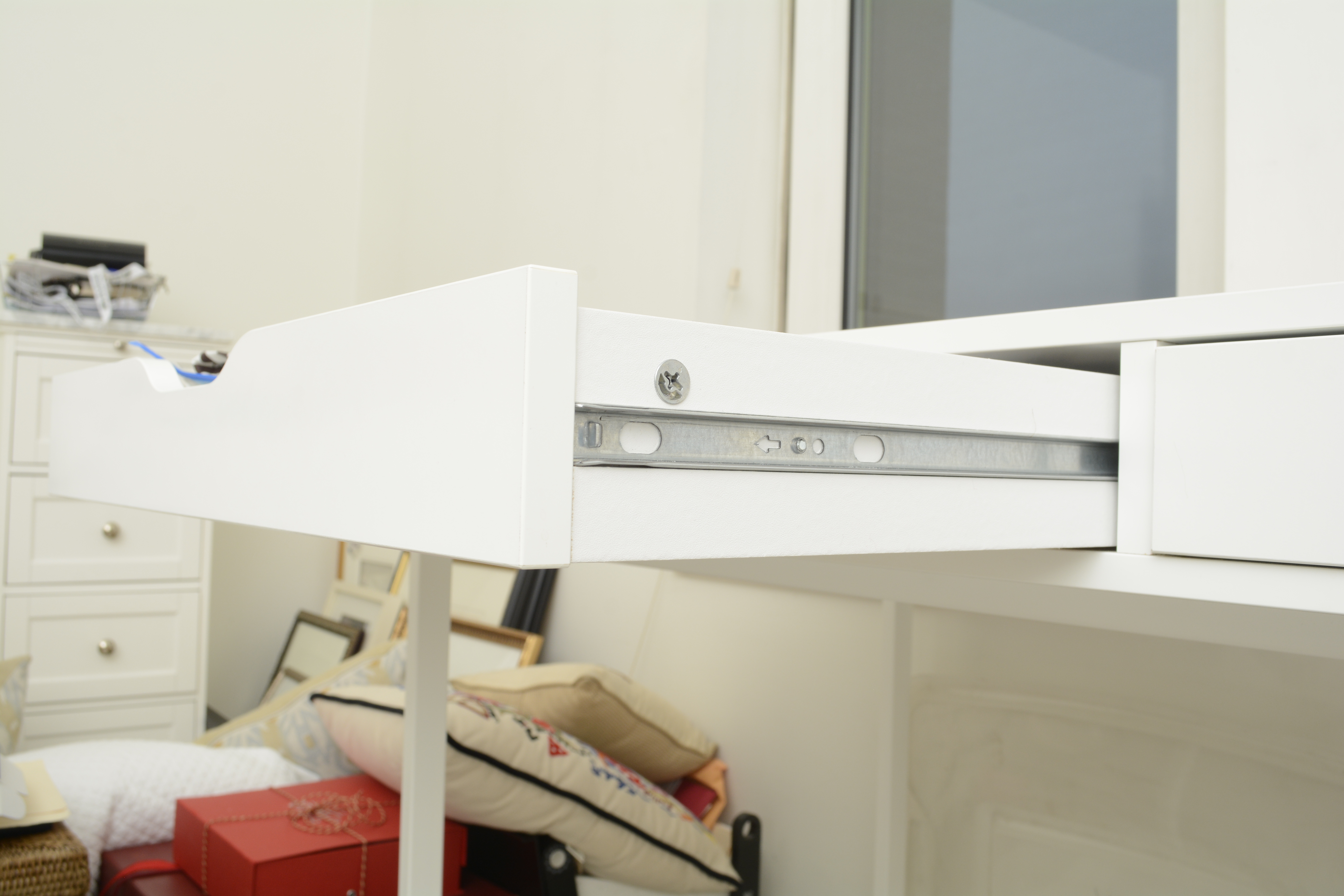 White Melamine Desk with Desk Lamp | EBTH