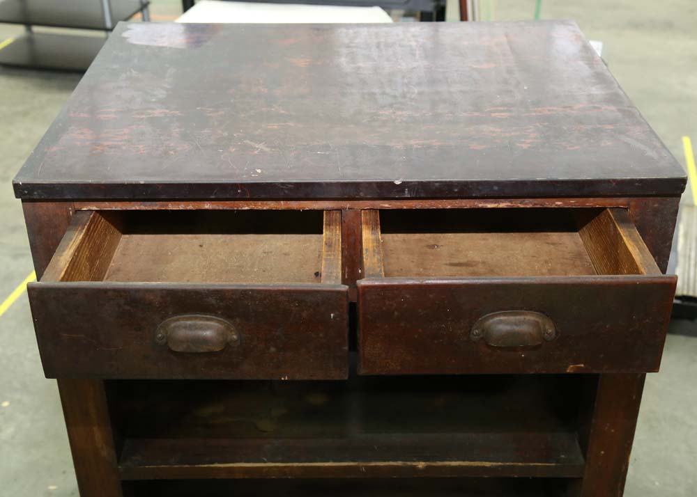 Vintage Restaurant Cash Register Stand | EBTH