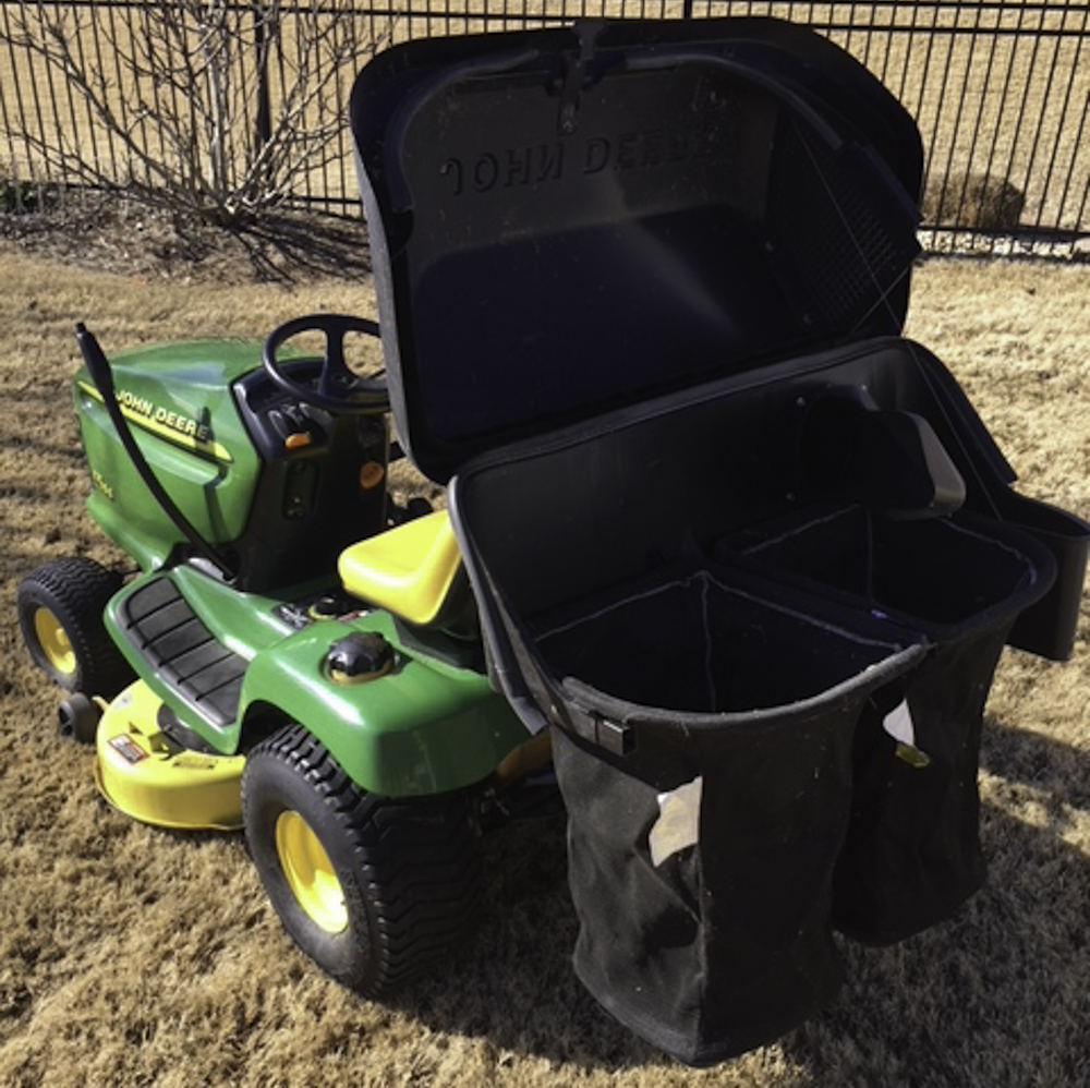 John Deere LT 155 Lawn Tractor with Bagging Attachment | EBTH