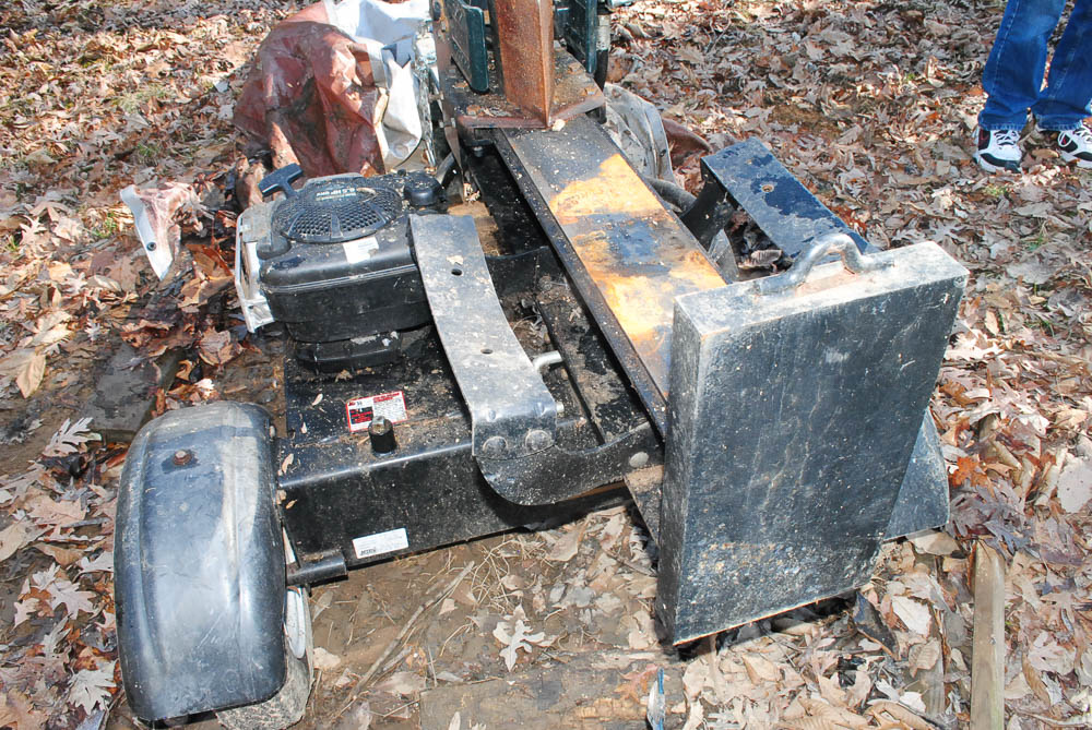 "Yard Machines" by MTD 6.5 HP 26 Ton Log Splitter | EBTH