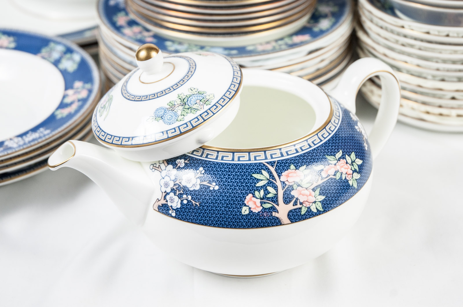 Wedgwood Bone China Set in "Blue Siam" Pattern | EBTH