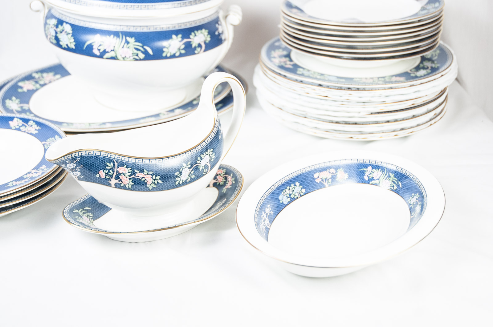 Wedgwood Bone China Set in "Blue Siam" Pattern | EBTH