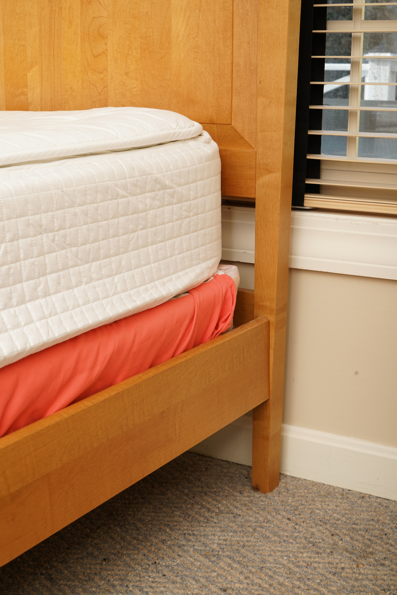 "Tuscany" Queen Bed Frame by Shermag | EBTH