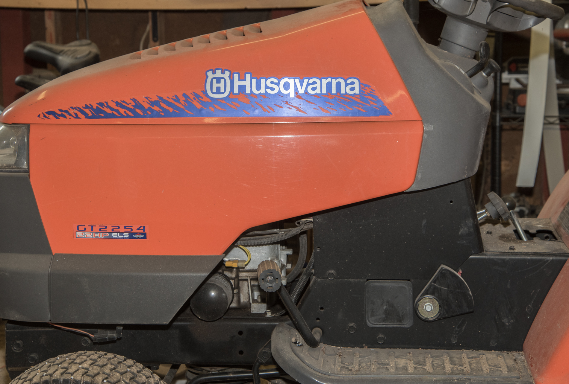 2005 Husqvarna GT2254 Riding Lawn Tractor | EBTH