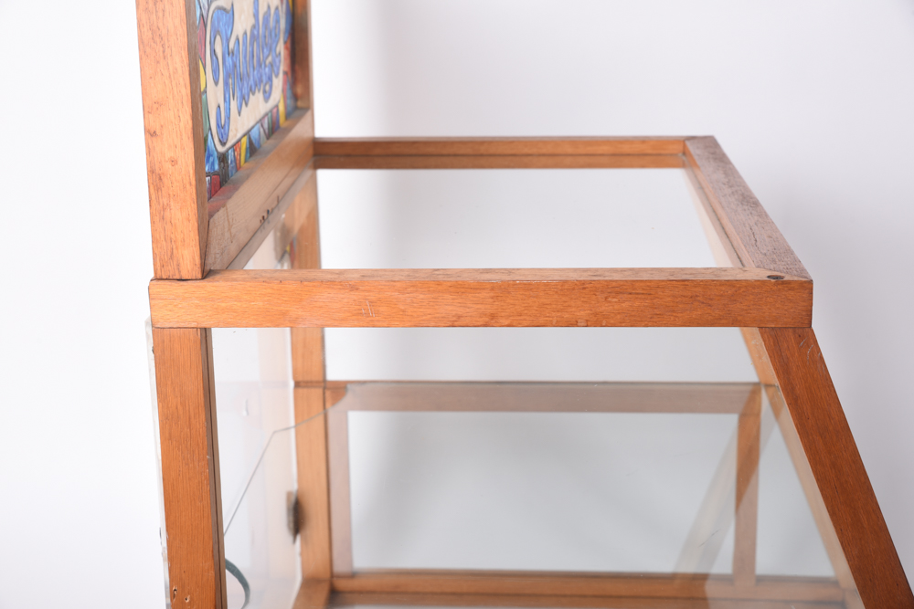 Fudge Wooden Display Case | EBTH