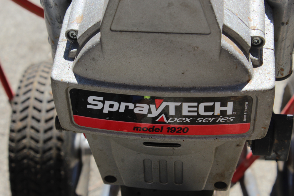 Spray Tech Apex Model 1920 Airless Paint Sprayer | EBTH