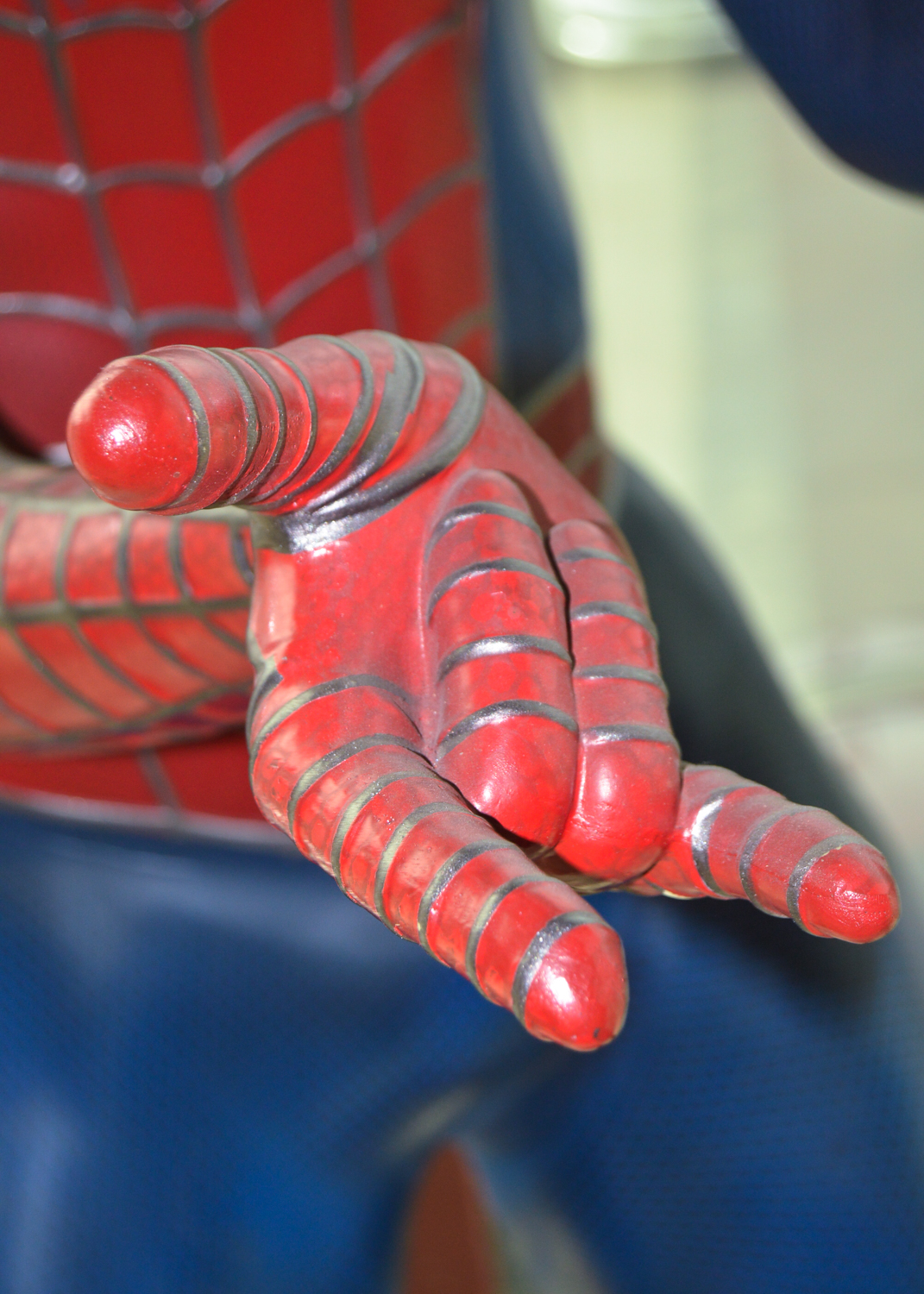 2001/2002 Blockbuster Limited Edition Life Size Spider-Man Replica | EBTH