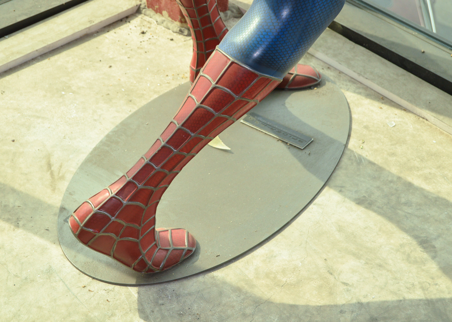 2001/2002 Blockbuster Limited Edition Life Size Spider-Man Replica | EBTH