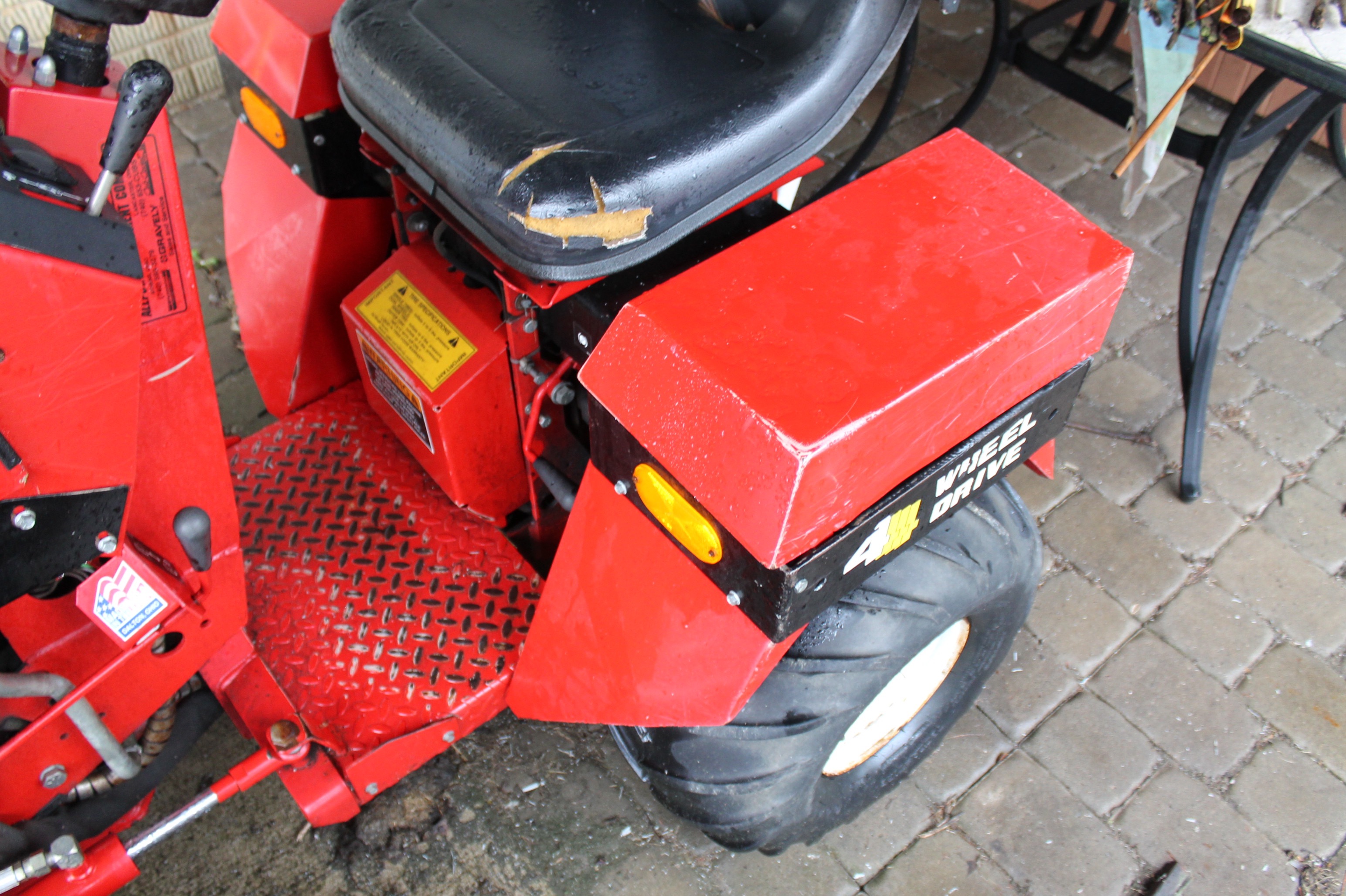 Steiner 430 Max Lawn Tractor with 60" Cutting Deck and Dozer Blade | EBTH