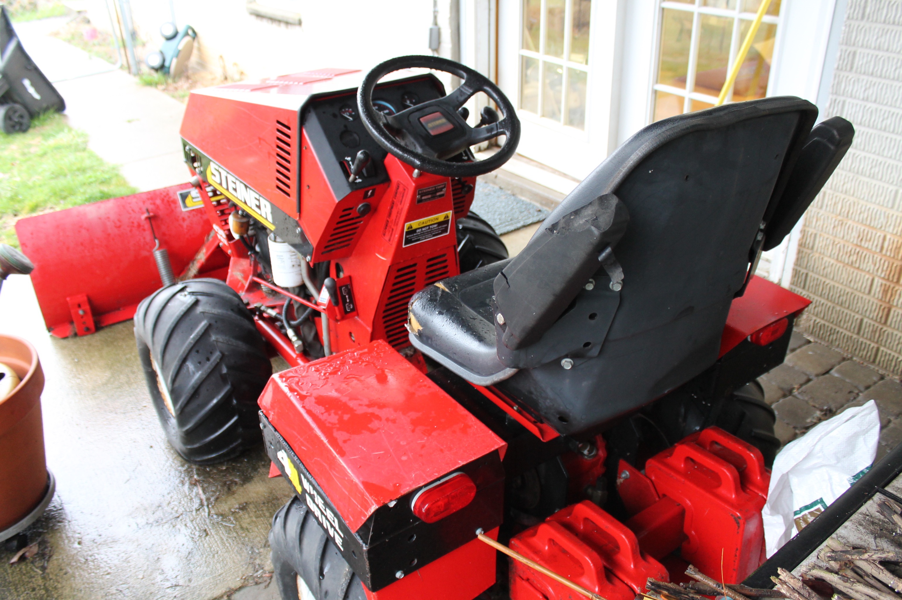 Steiner 430 Max Lawn Tractor with 60" Cutting Deck and Dozer Blade | EBTH