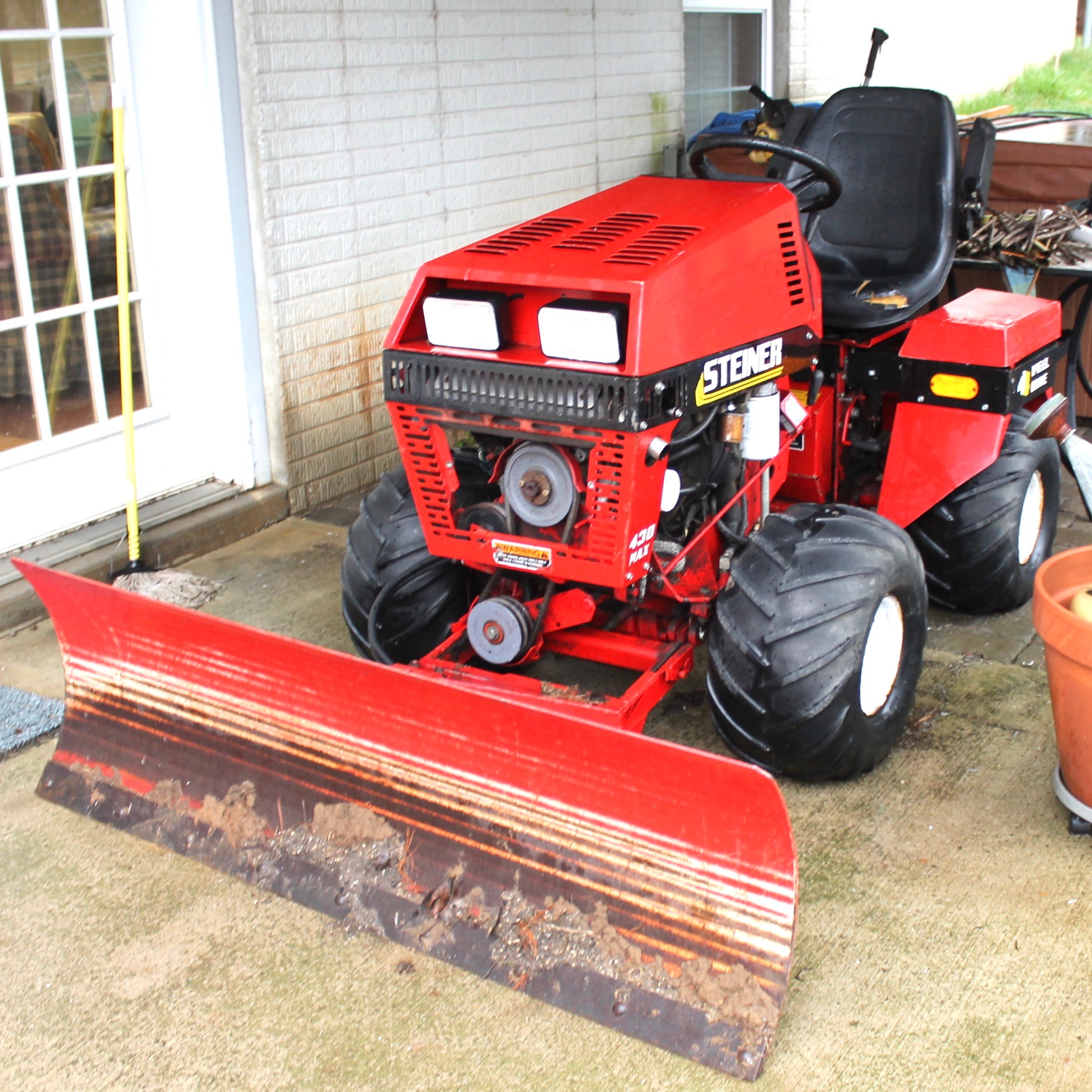 Steiner 430 Max Lawn Tractor with 60" Cutting Deck and Dozer Blade | EBTH