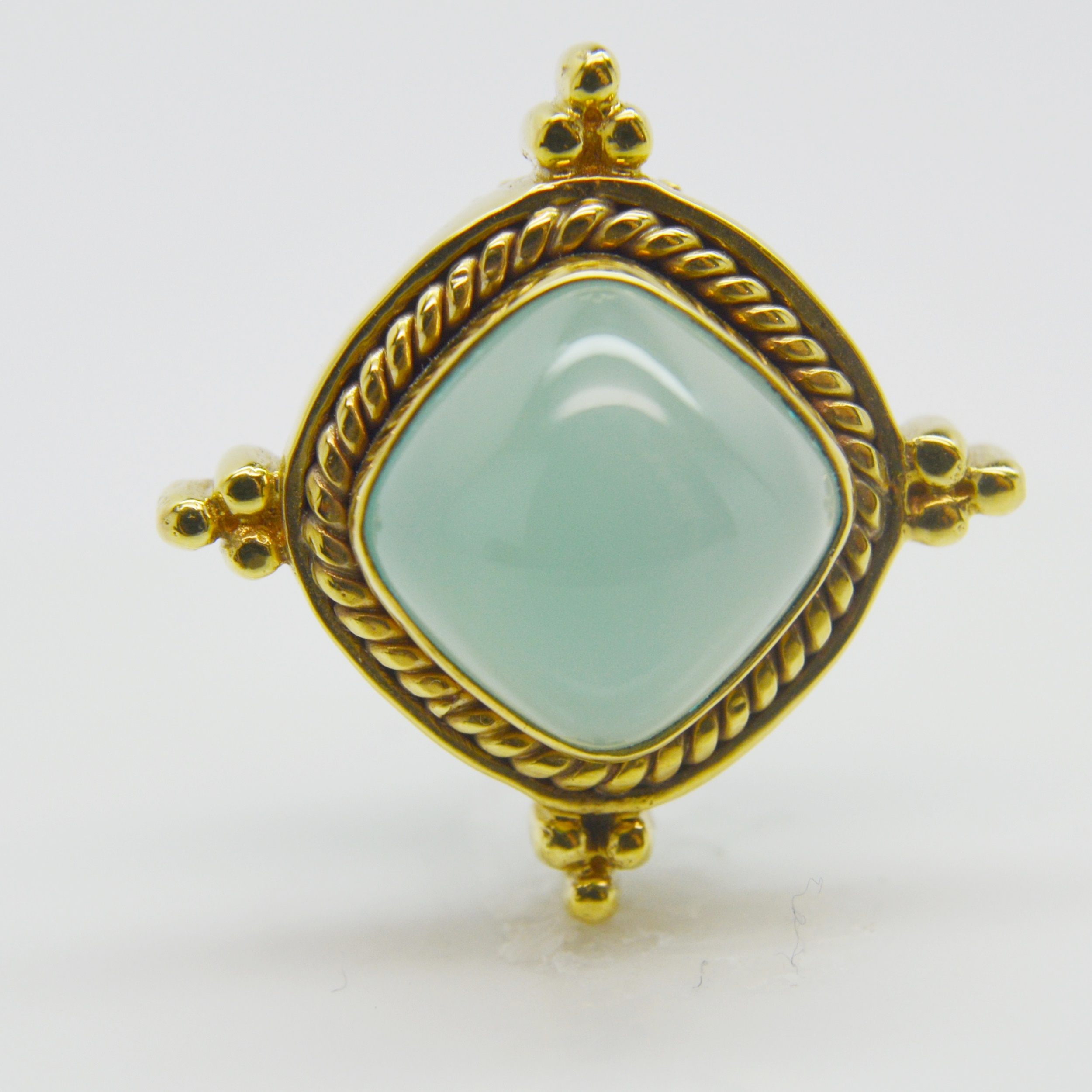 14K Yellow Gold Chalcedony Pendant With Enhancer | EBTH