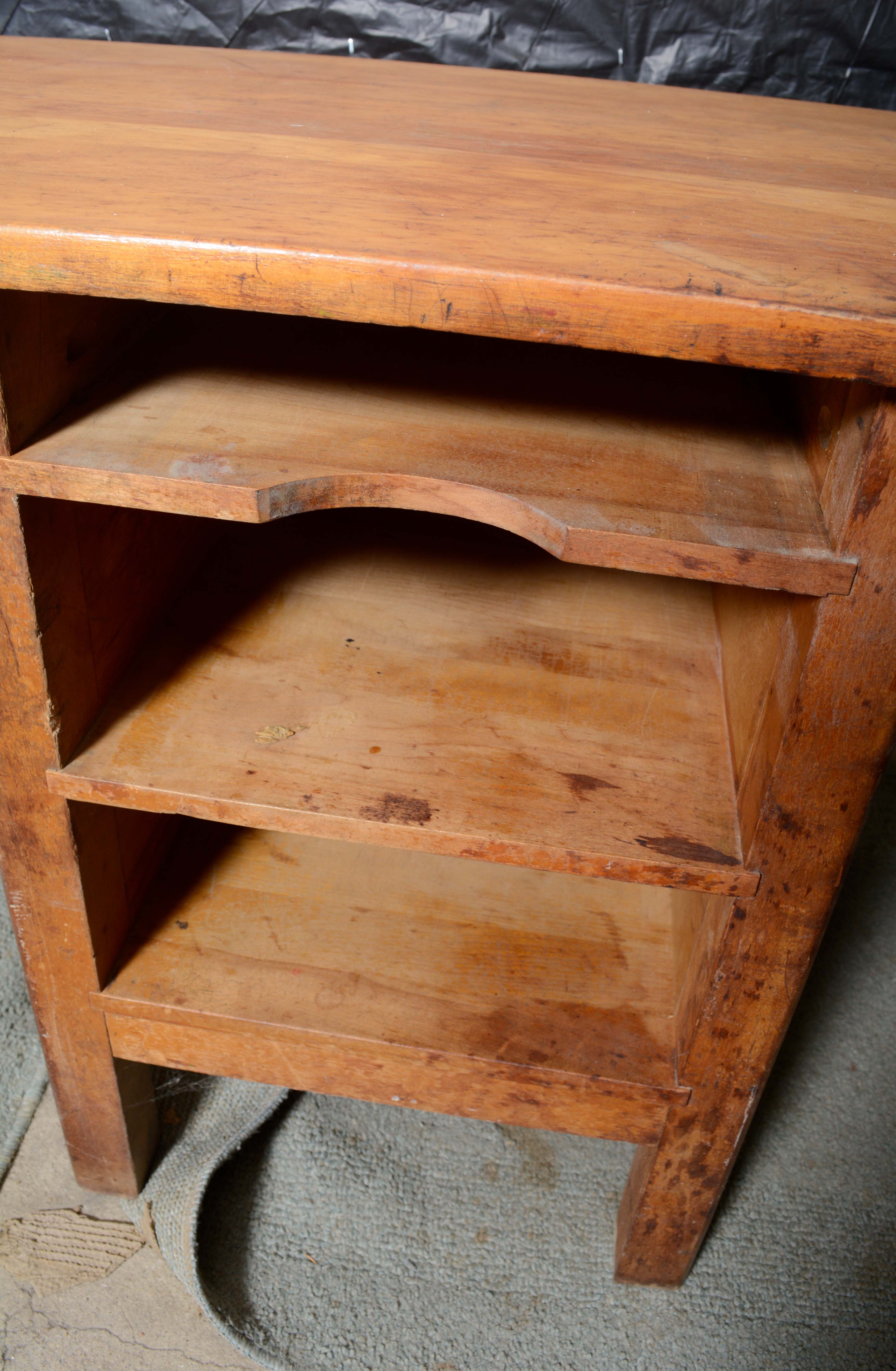 Wood Laundry Table | EBTH