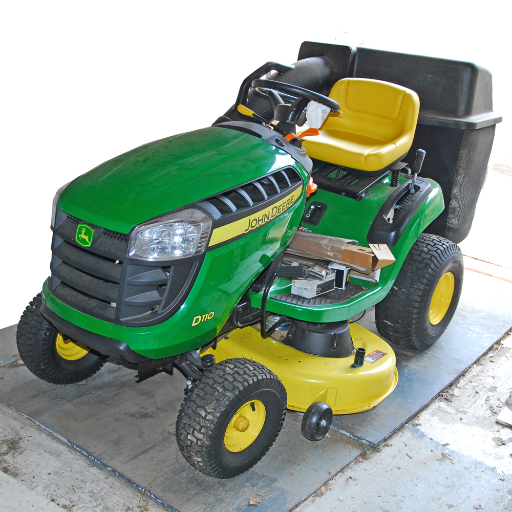 John Deere D110 Lawn Tractor | EBTH