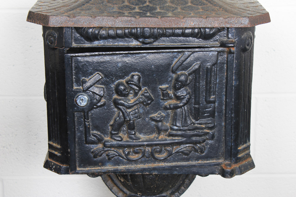 Victorian Style Cast Iron Pedestal Mailbox | EBTH