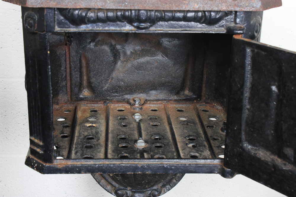 Victorian Style Cast Iron Pedestal Mailbox | EBTH