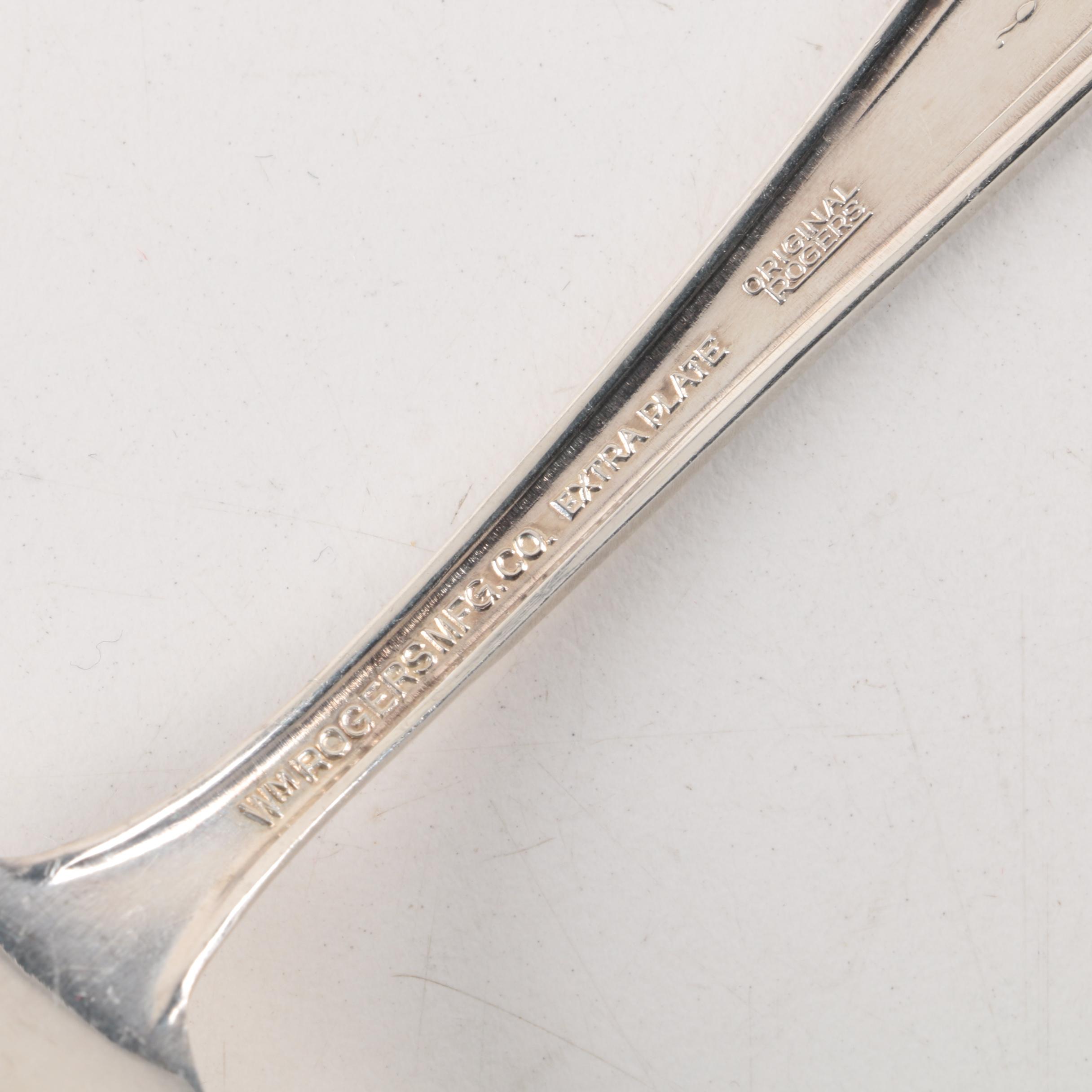 Oneida Community "Coronation" Silver Plate Flatware Set and More | EBTH