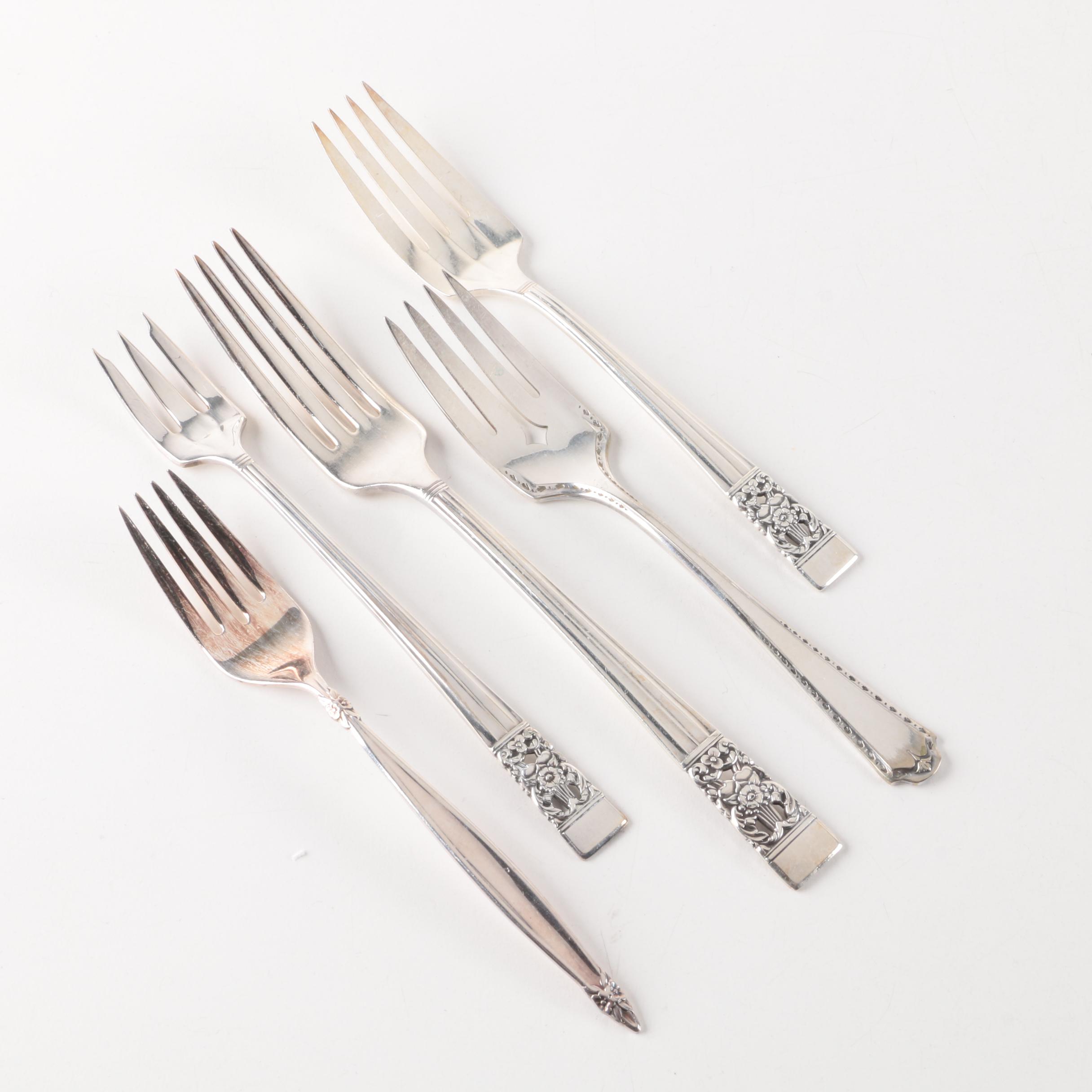 Oneida Community "Coronation" Silver Plate Flatware Set and More | EBTH