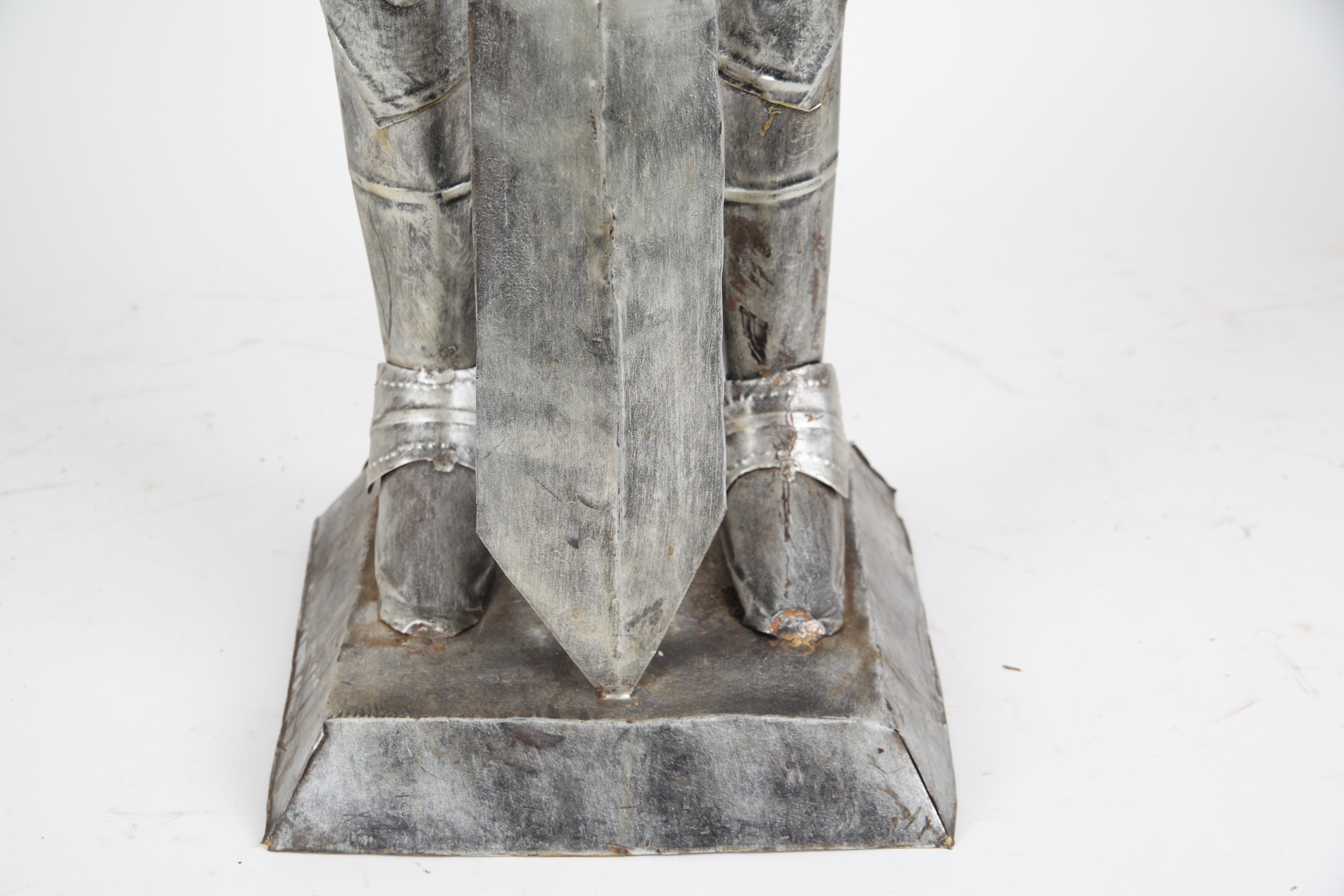 Tin Knight's Suit of Armor Statue | EBTH