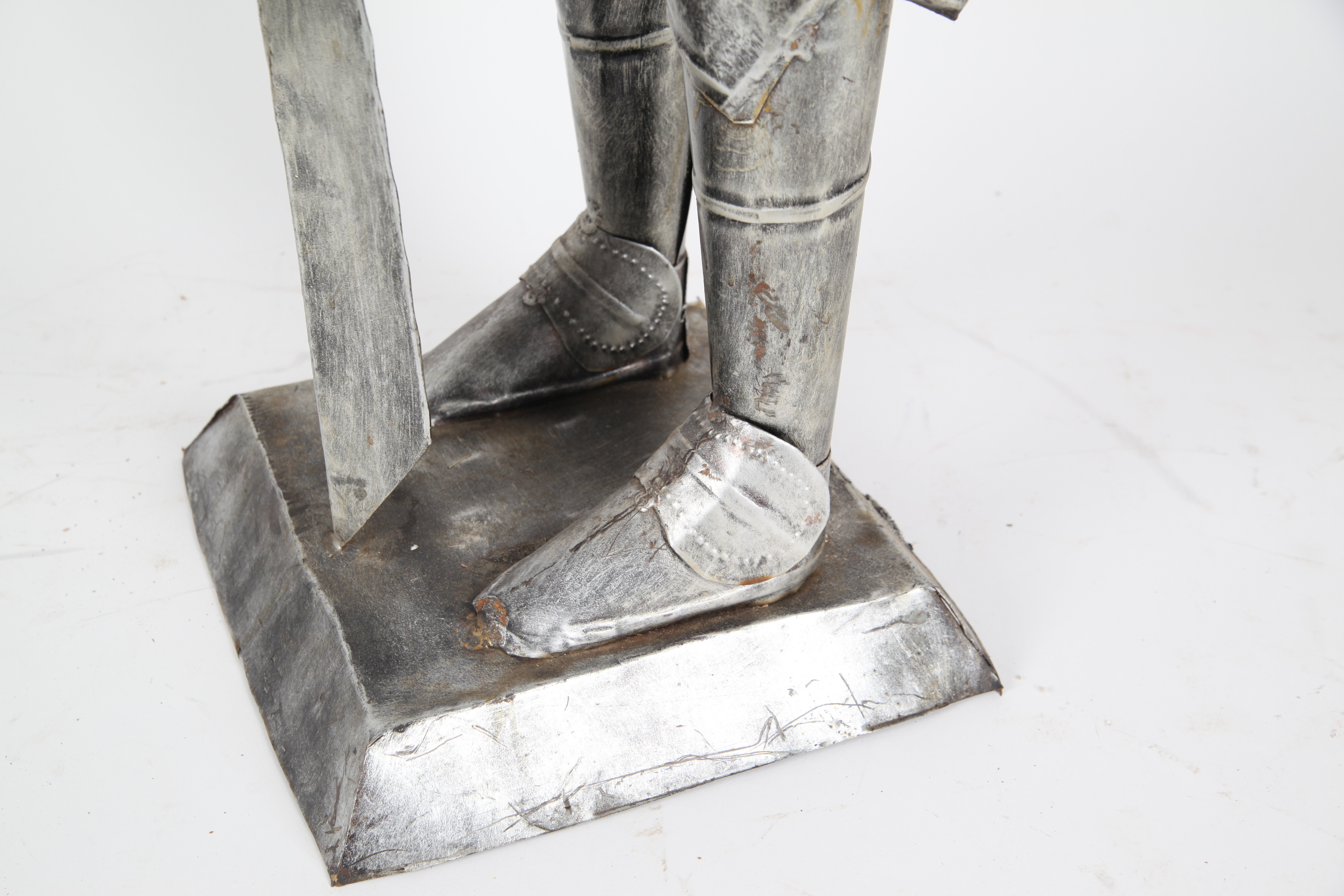 Tin Knight's Suit of Armor Statue | EBTH