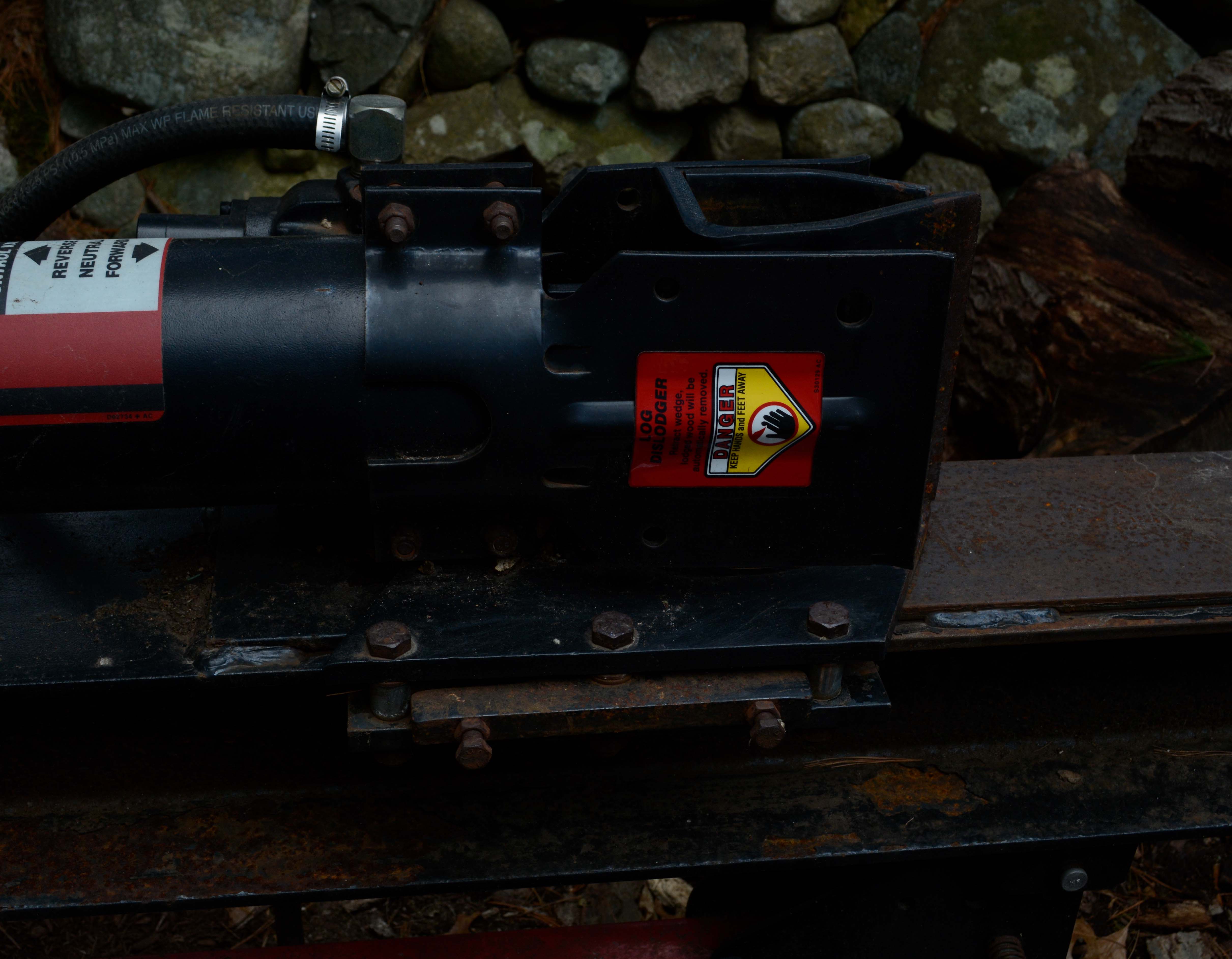 MTD Yard Machines 25-Ton Gas Powered Log Splitter | EBTH