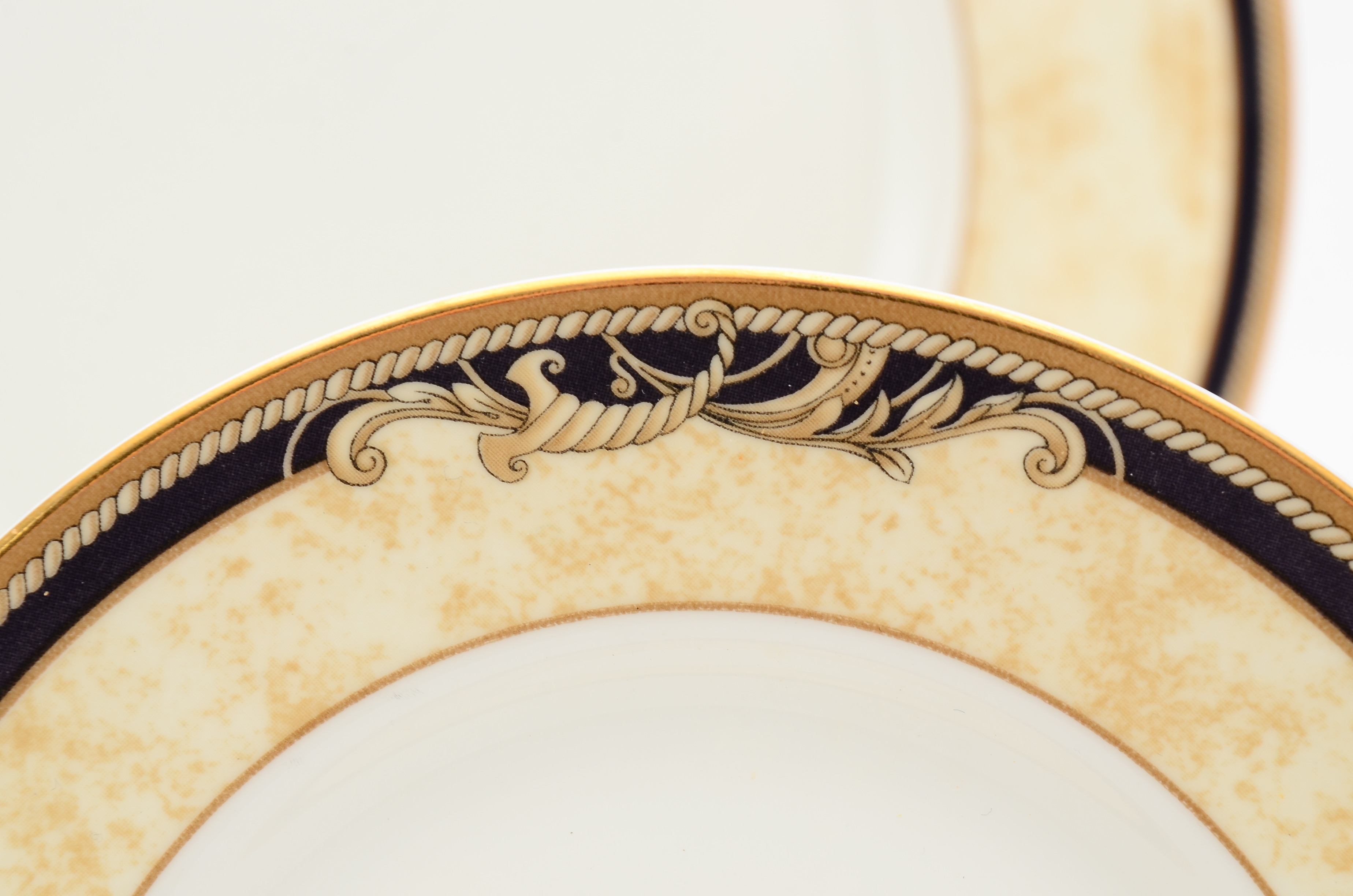 Wedgwood "Cornucopia" China Set | EBTH