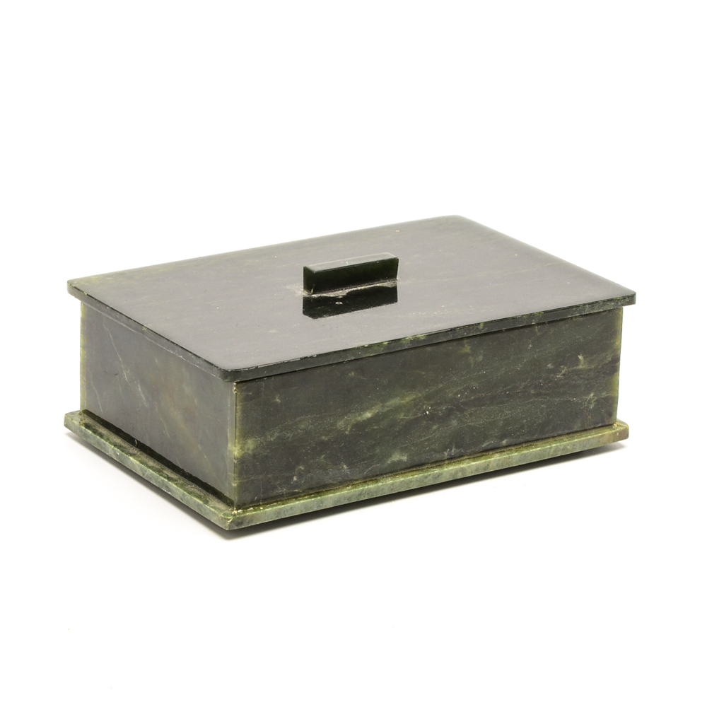 Nephrite Storage Box | EBTH