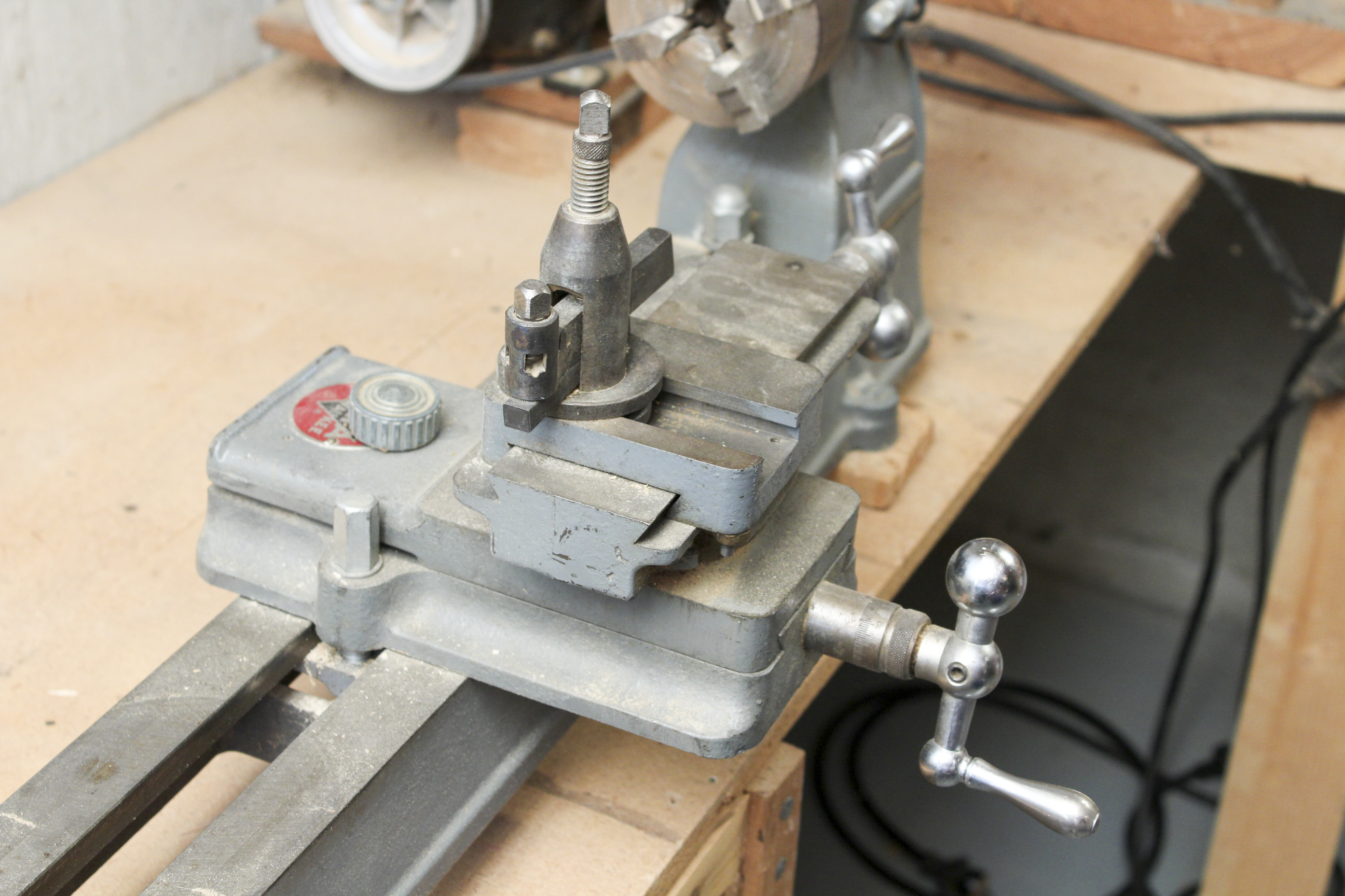 Delta Rockwell "Homecraft" Lathe with Turning Tools | EBTH