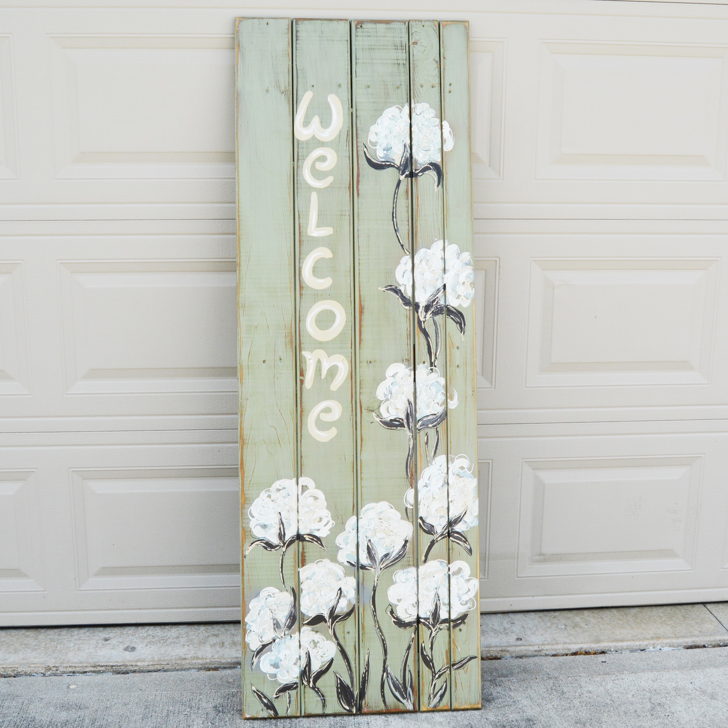 Painted Welcome Sign | EBTH
