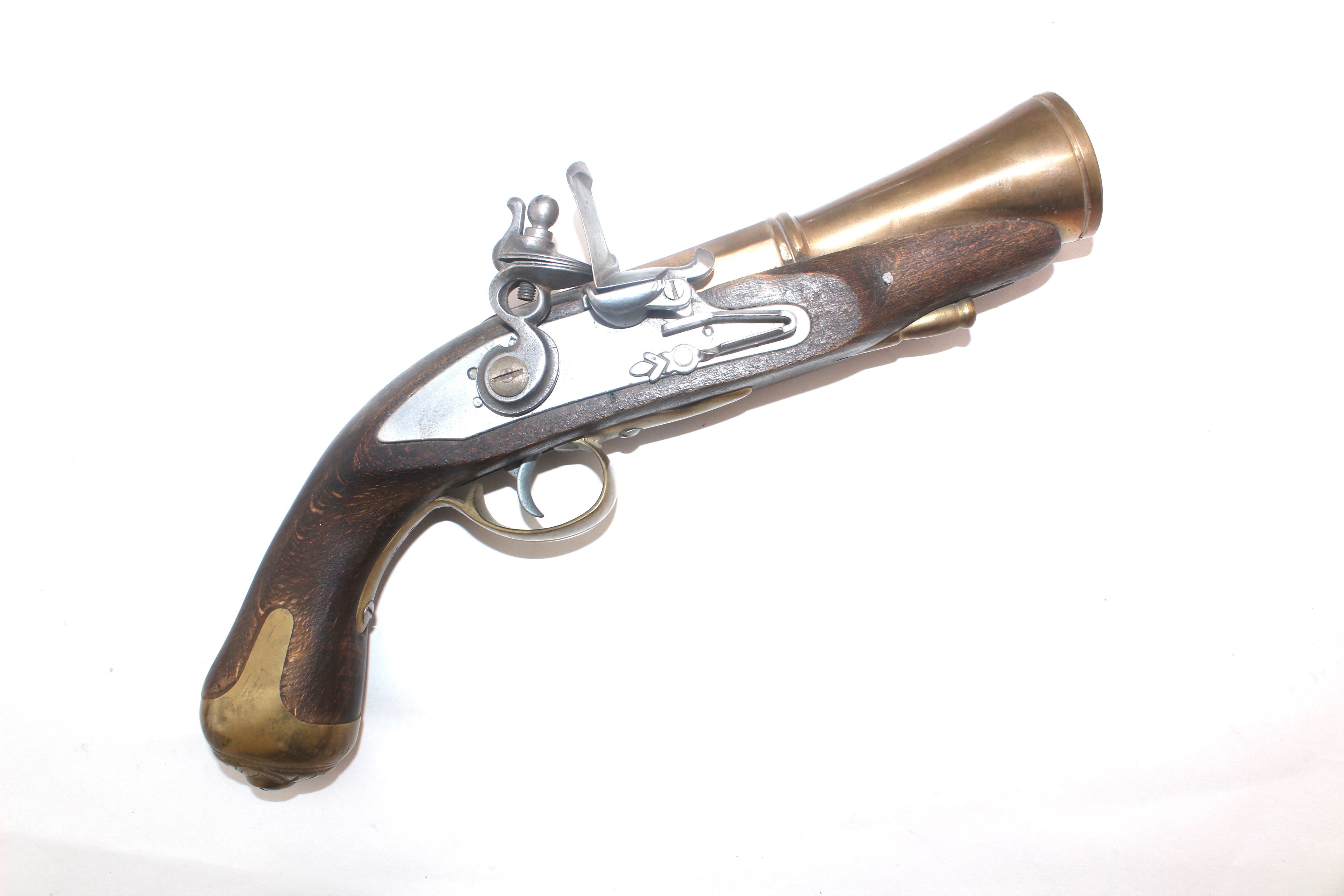 Flintlock Blunderbuss Pistol Replica and "Illustrated Book of Guns" | EBTH