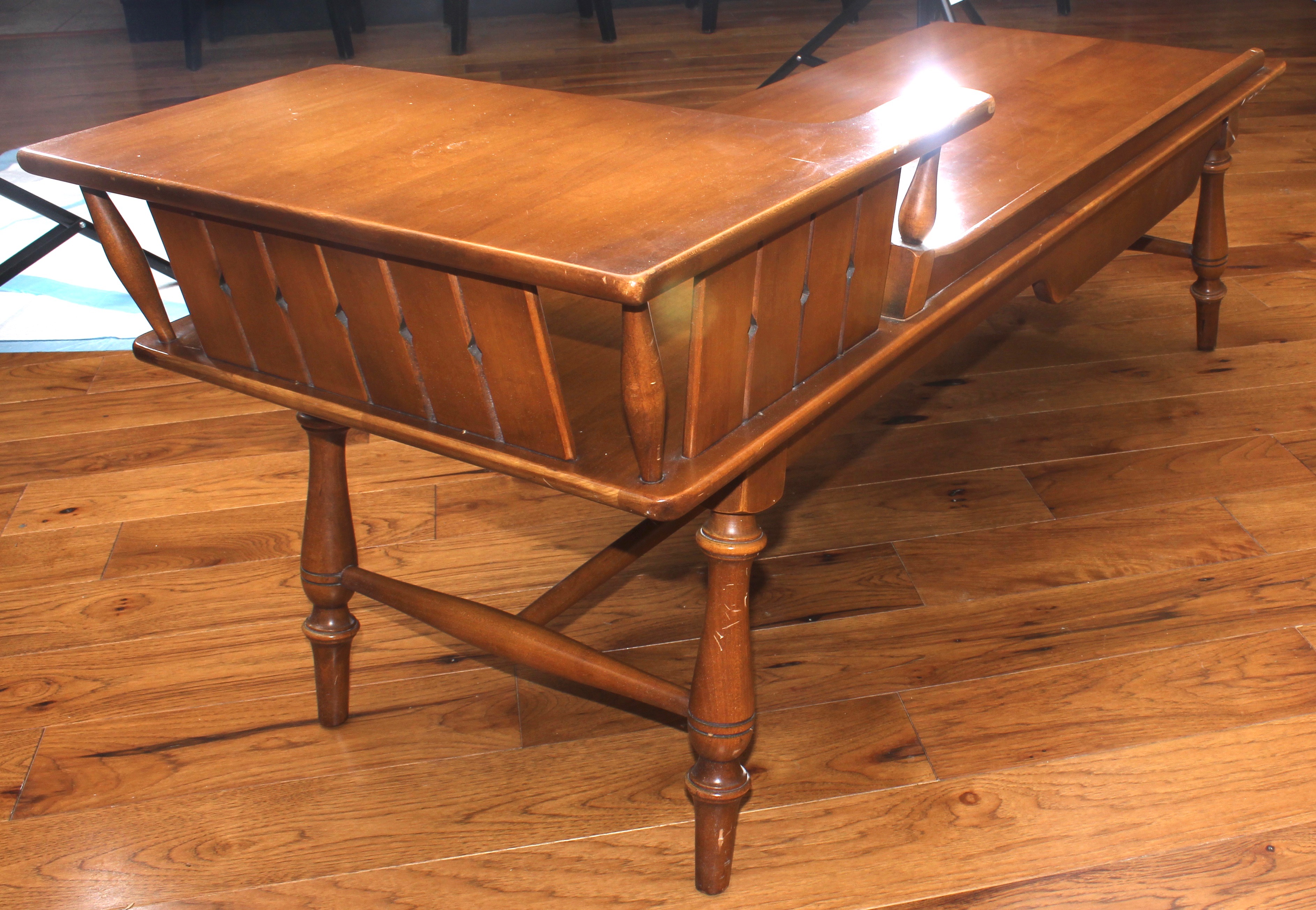 Early American Style Maple Coffee Table | EBTH