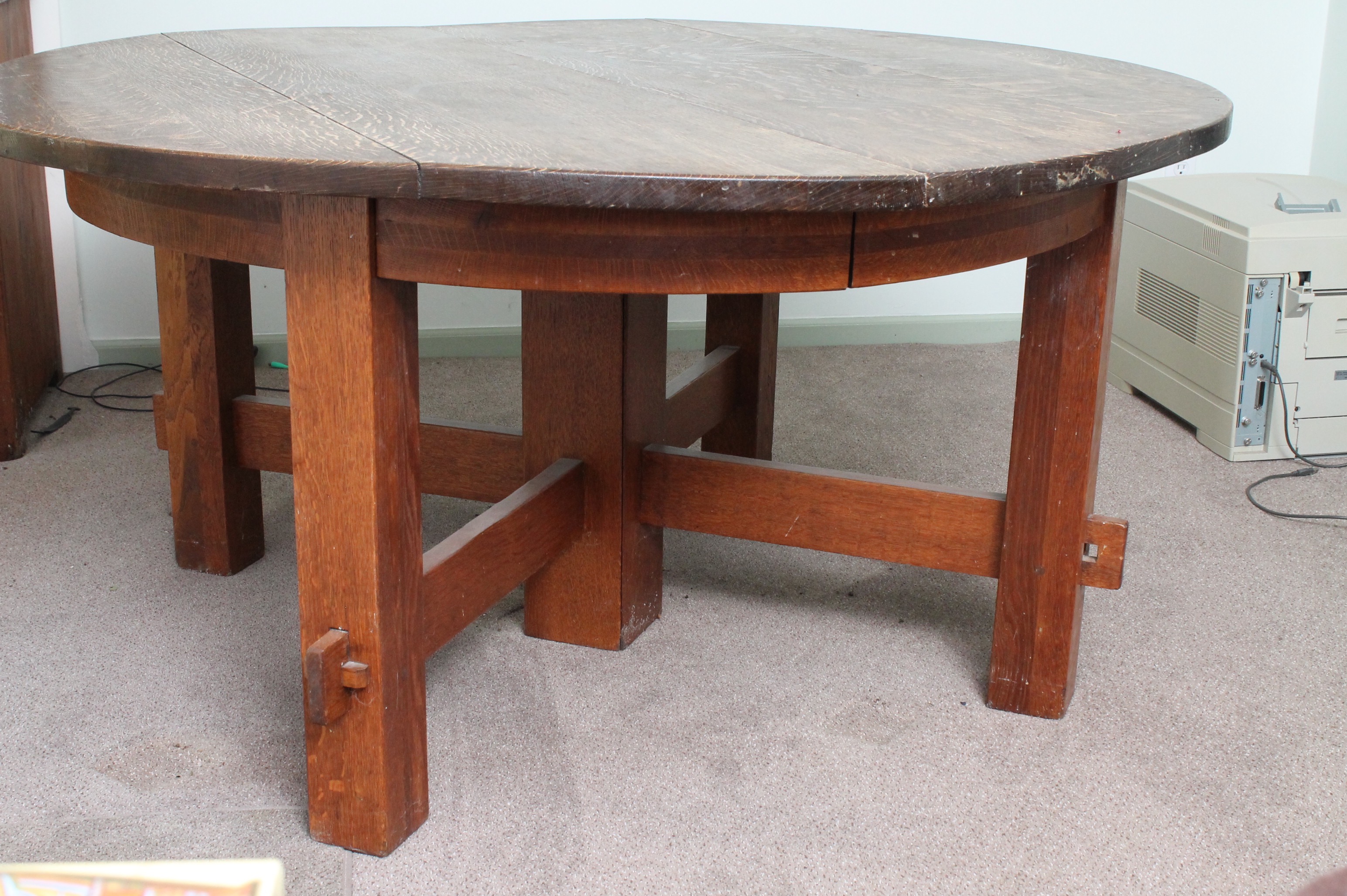 Vintage Craftsman Style Oak Dining Table | EBTH