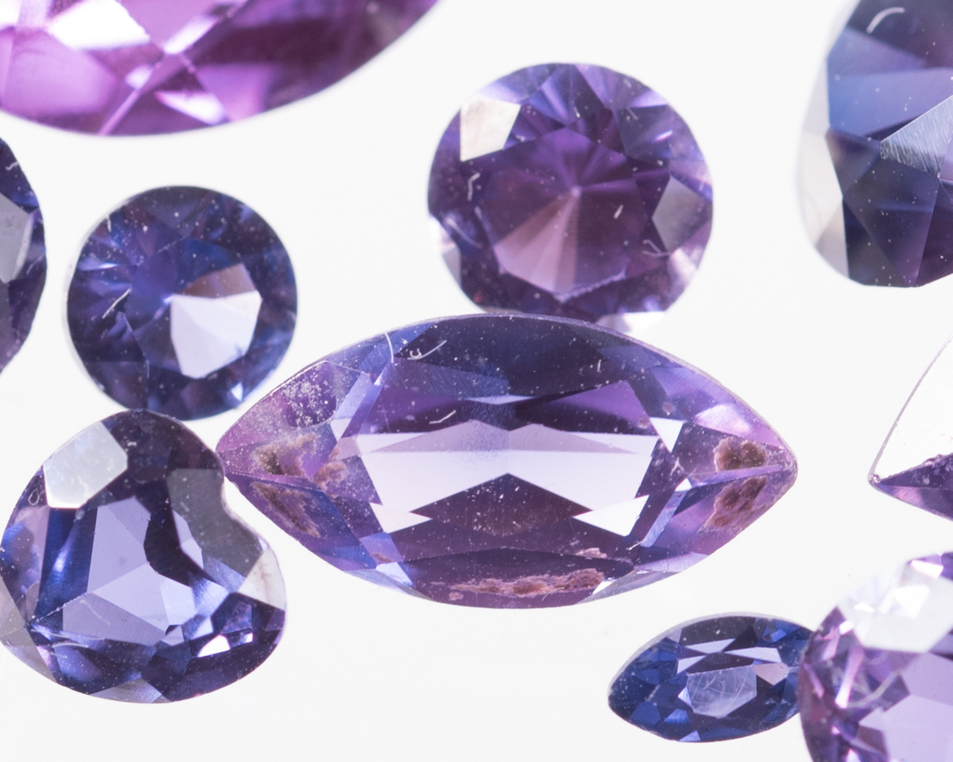 Loose 27.55 CTW Synthetic Sapphire Gemstone Assortment | EBTH