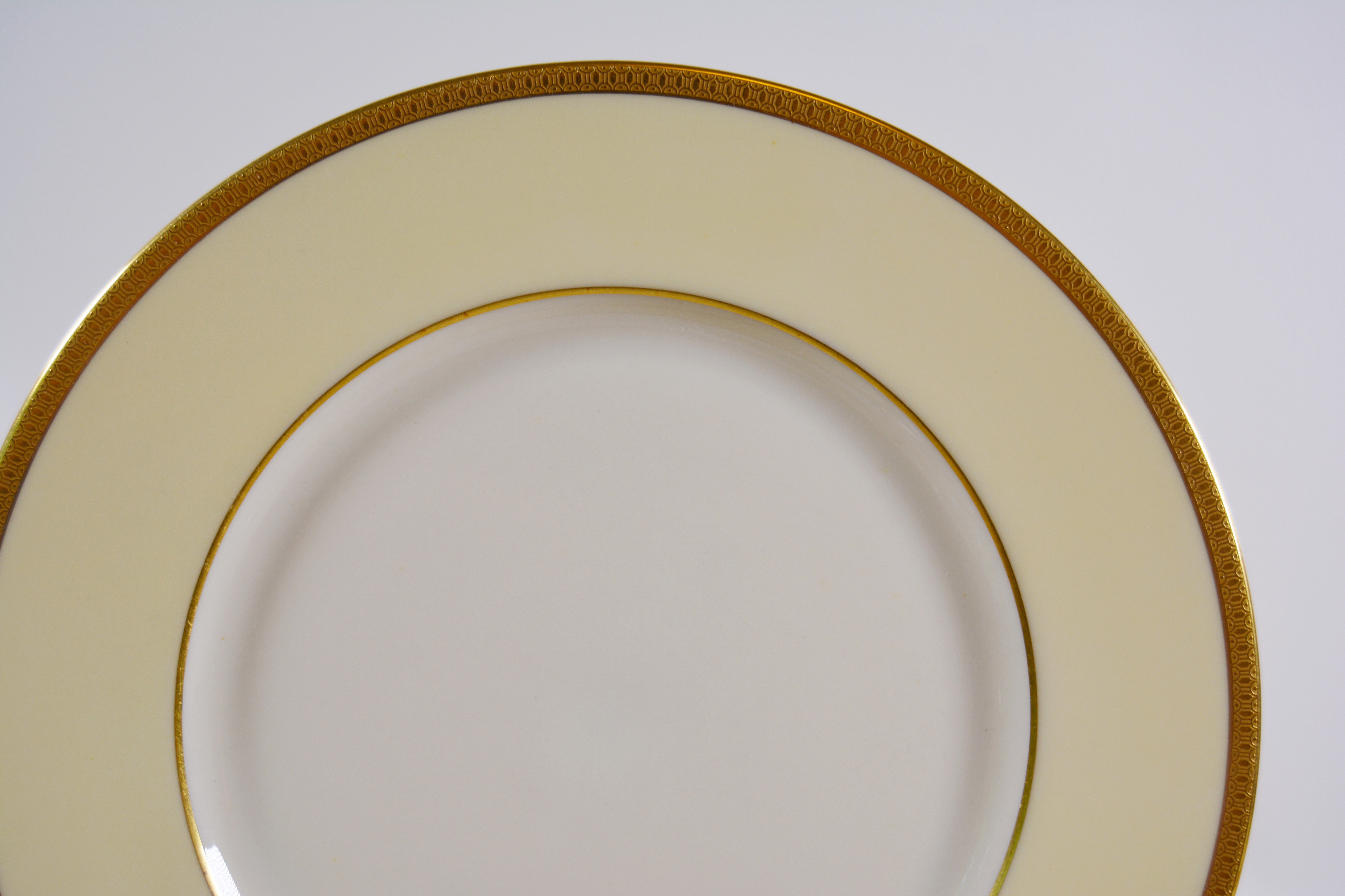 Lenox "Springfield" and "Renaissance" China Dinnerware Collection | EBTH