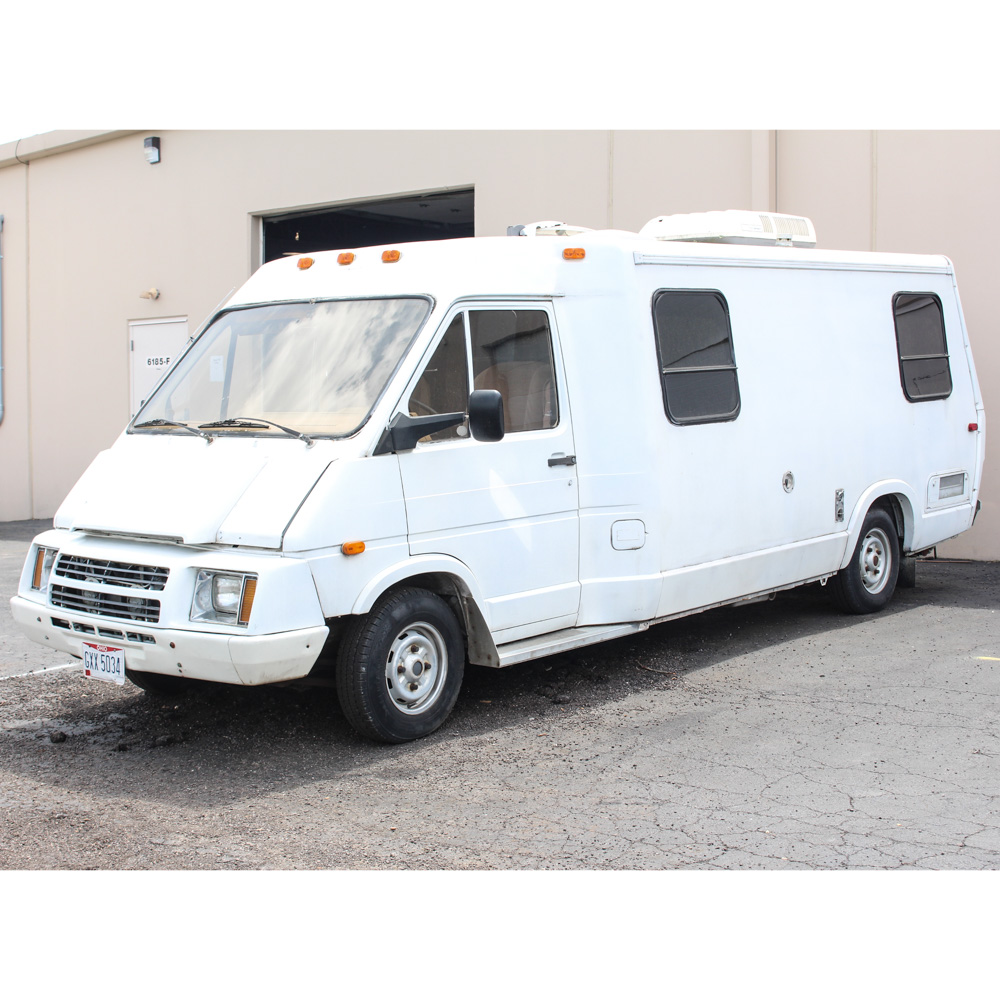 1986 Winnebago LeSharo Camper | EBTH