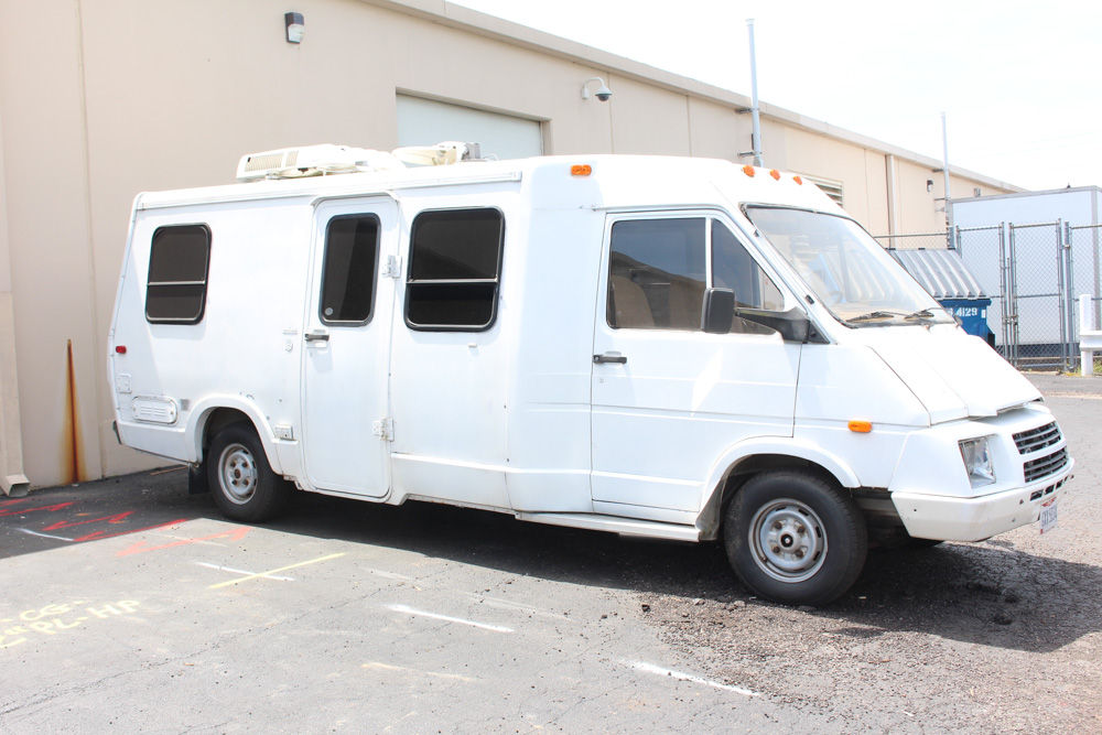 1986 Winnebago LeSharo Camper | EBTH