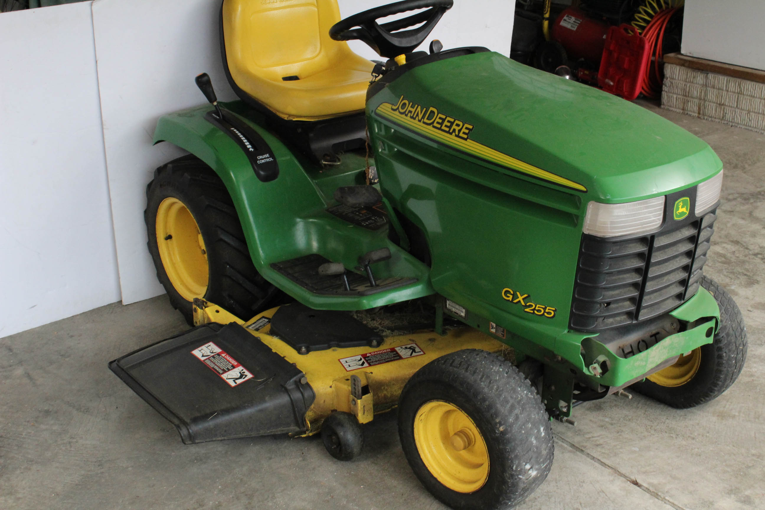 John Deere GX255 Riding Mower | EBTH