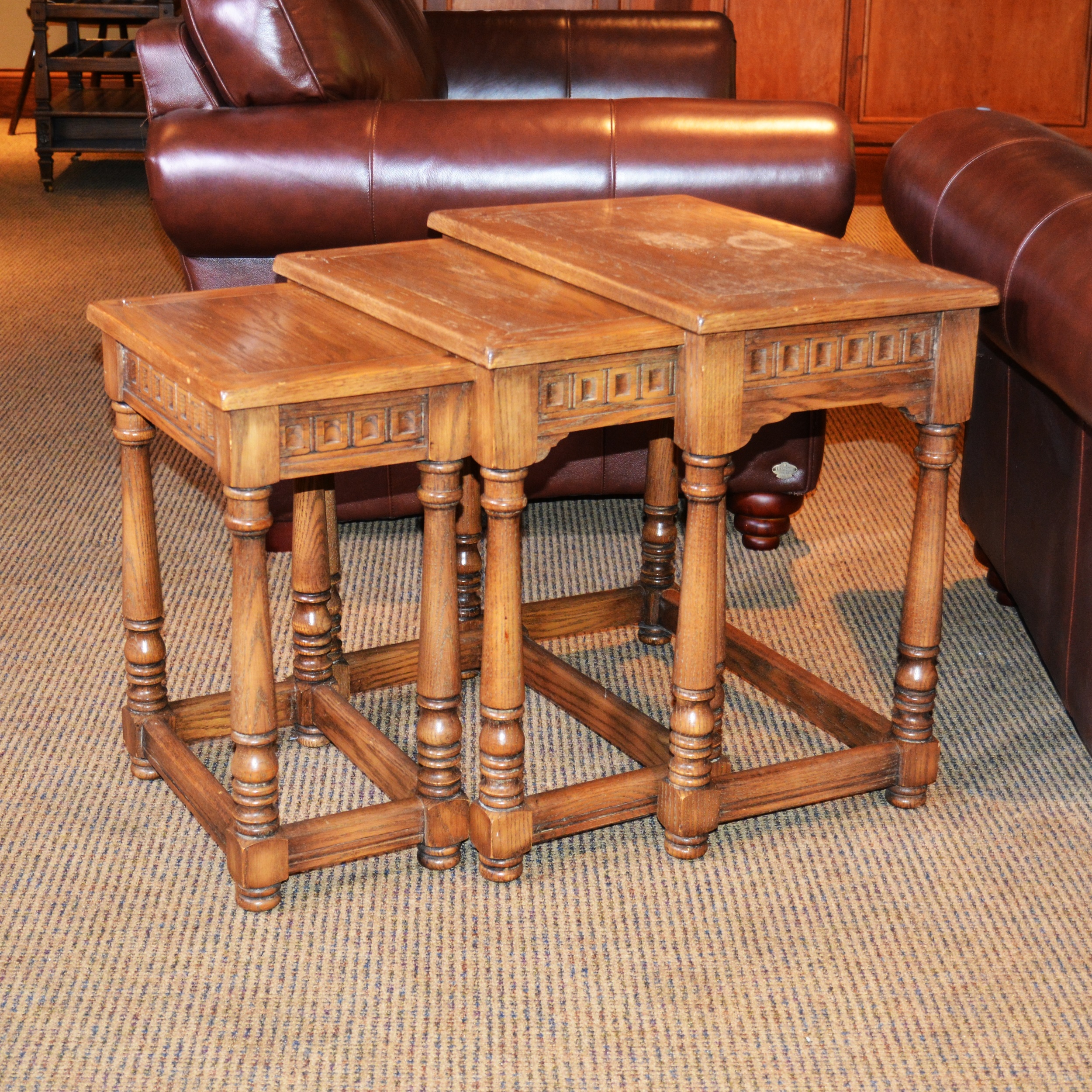 Romweber Oak Nesting Tables | EBTH