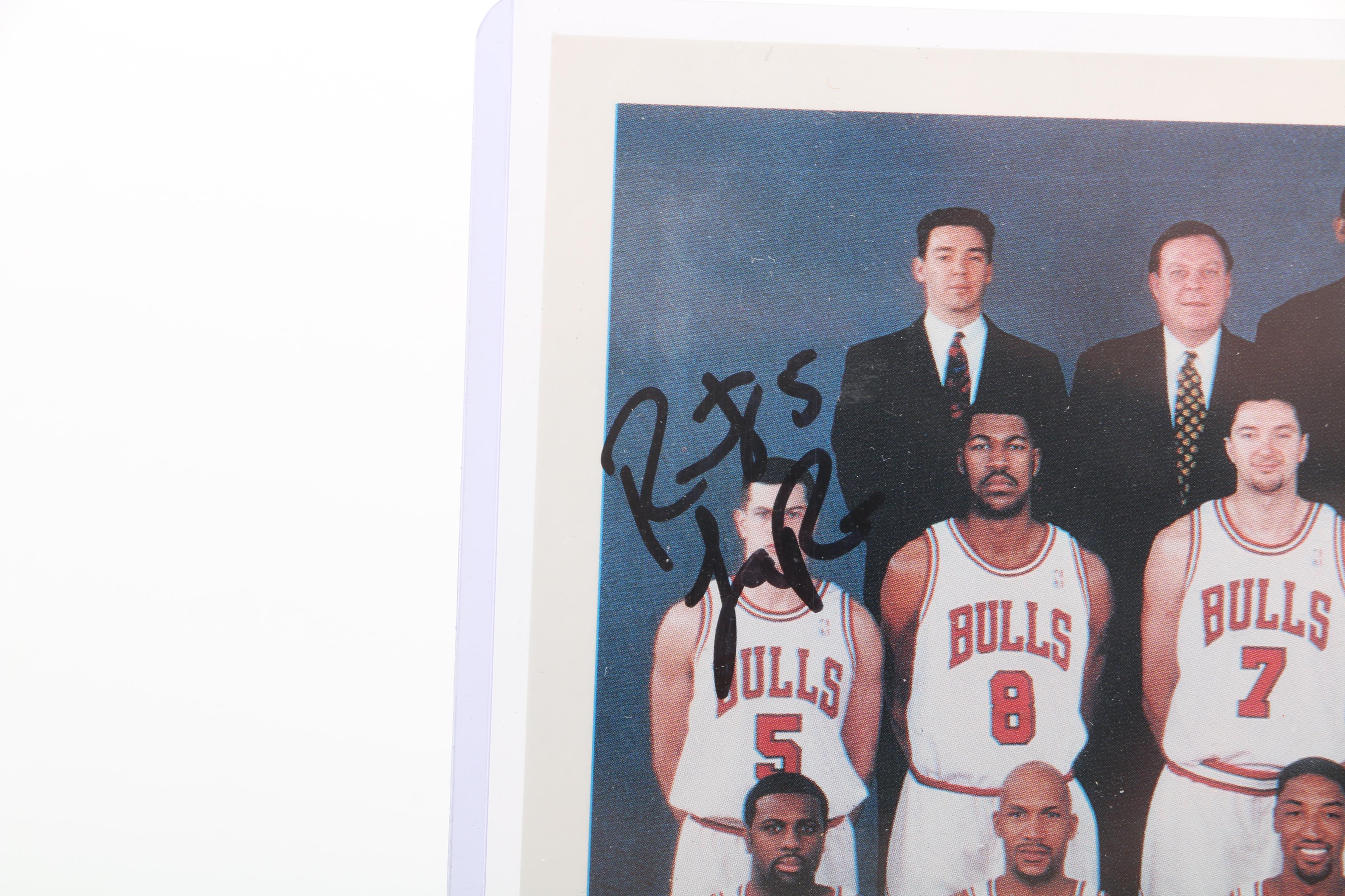 1997-1998 Chicago Bulls Autographed Team Photo | EBTH