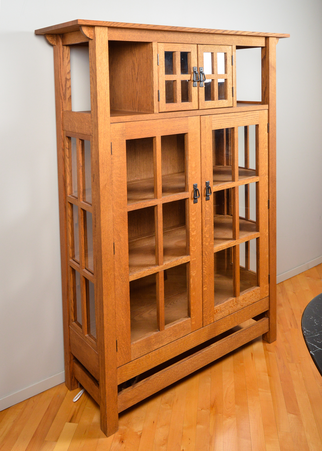 Mission Style Oak Bookcase | EBTH