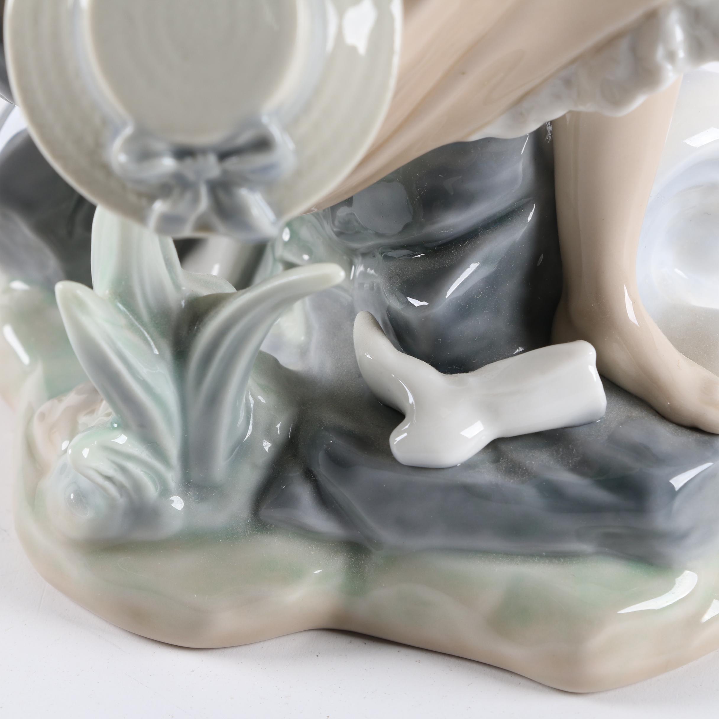 Lladró "Girl at the Seaside" Porcelain Figurine | EBTH