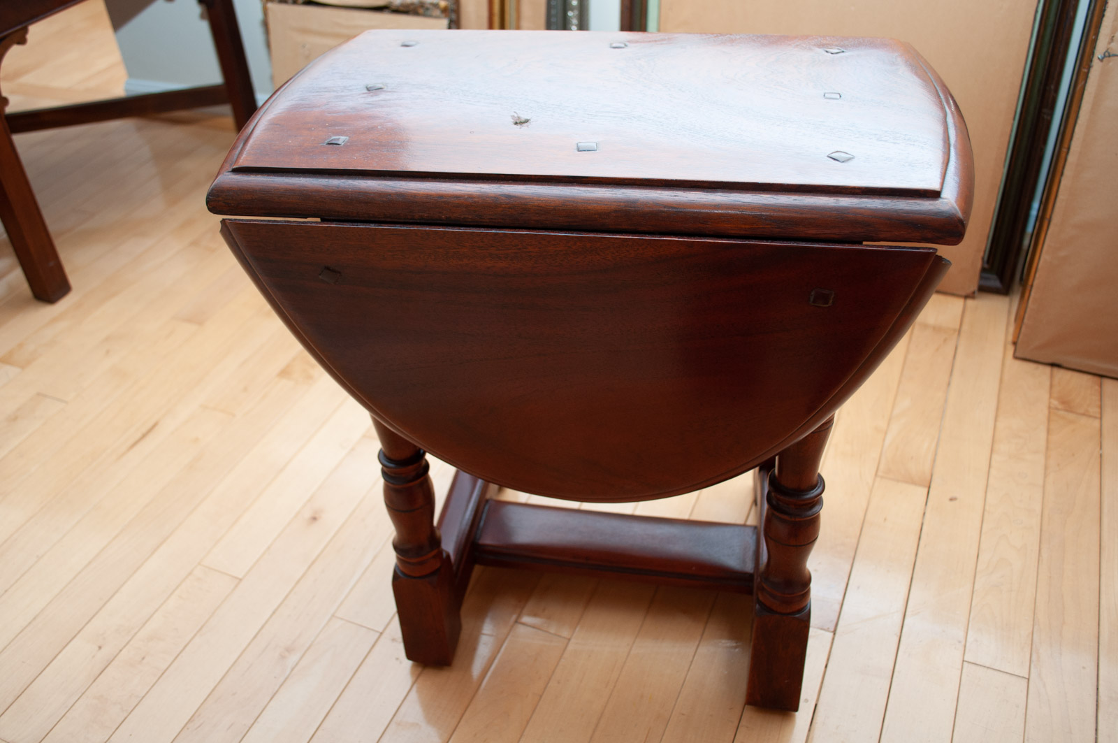 Theodore Alexander Drop Leaf Side Table | EBTH