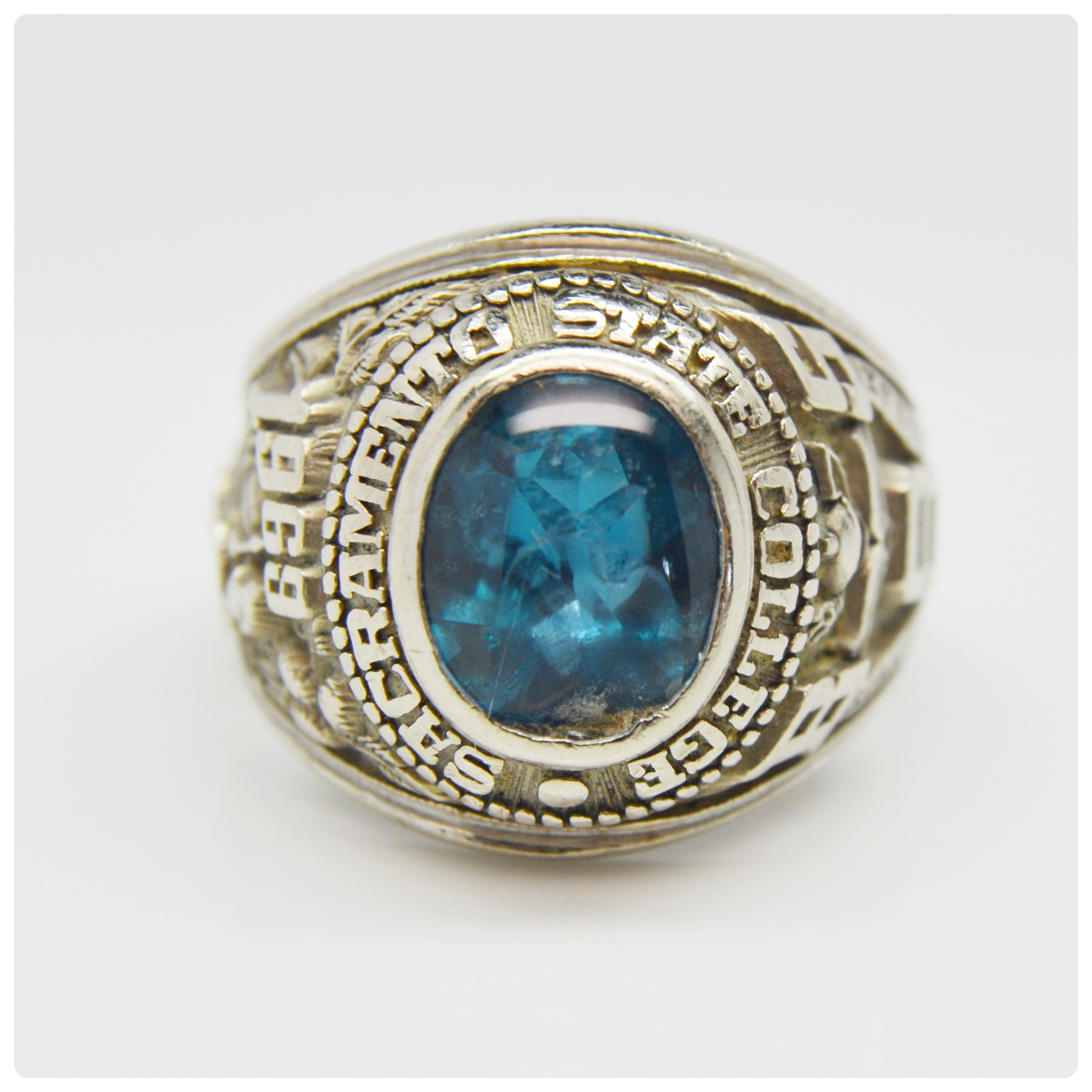 10K White Gold Blue Topaz Class Ring by John Roberts | EBTH