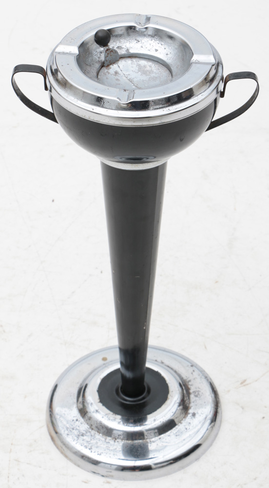 Vintage Art Moderne Metal Standing Floor Ash Receiver | EBTH